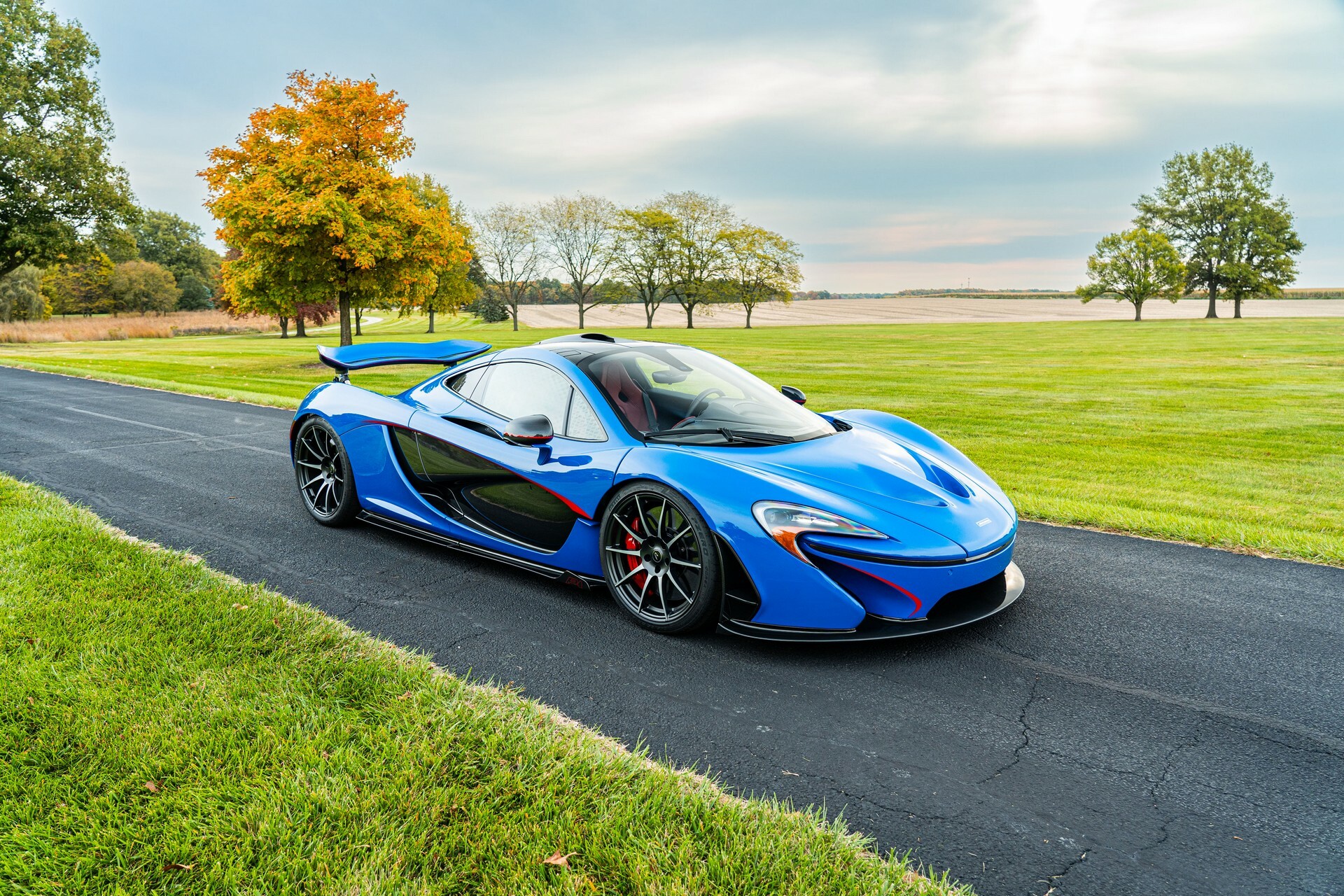 Would You Prefer A Blue McLaren P1 Or A Blue Porsche 918 Spyder ...