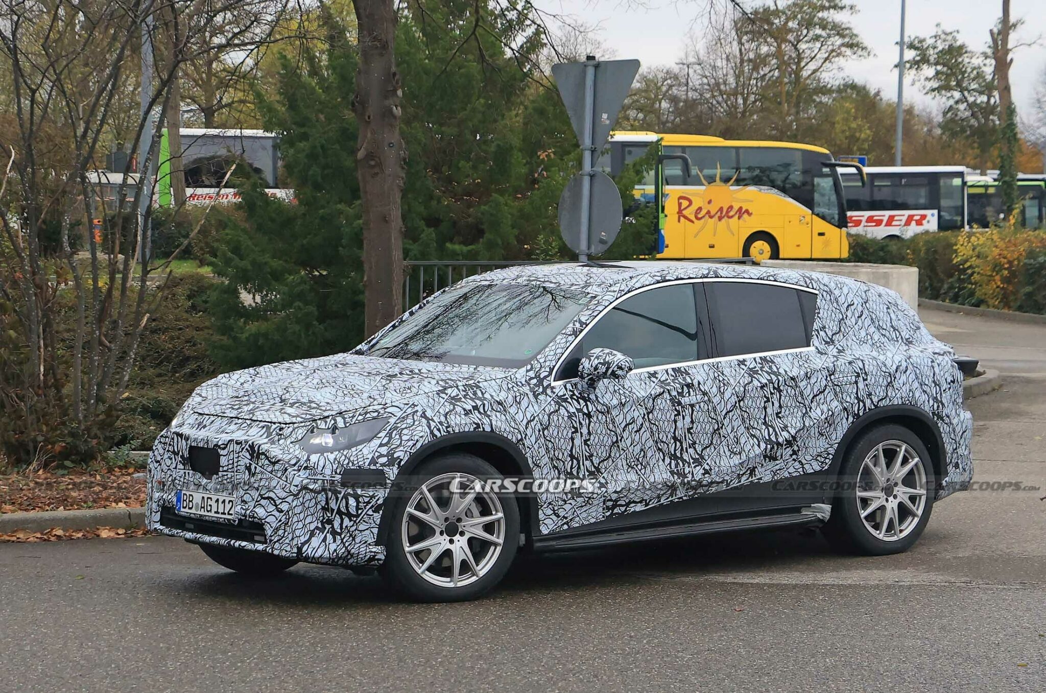 2026 Mercedes EQC SUV Limbering Up For A Fight With BMW’s Neue Klasse iX3 | Carscoops