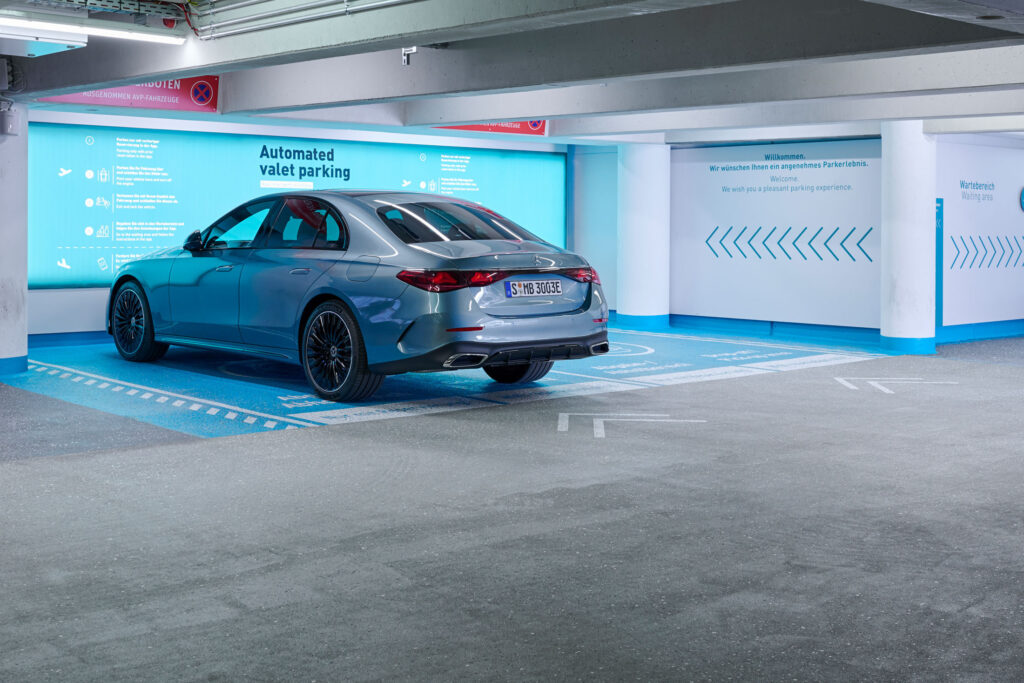 Mercedes Has Seven Fully-Self-Driving Cars, But They Only Work In One ...