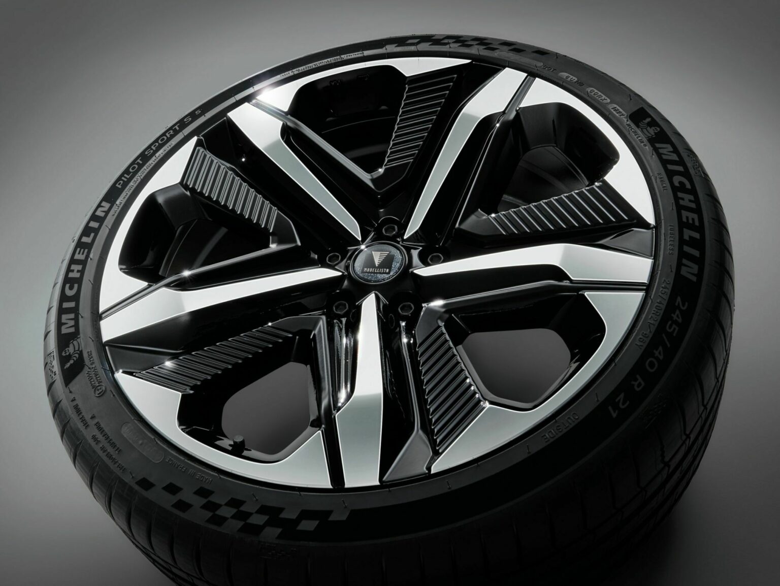 Modellista Keeps It Classy With New Toyota Crown Sedan Tuning Package ...