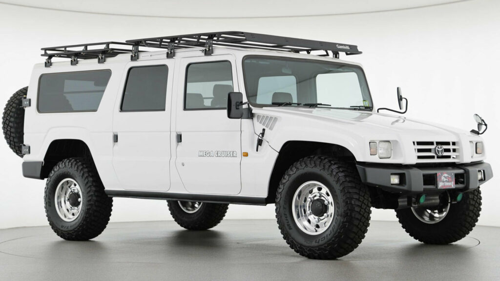 Forget The Hummer H1, This Toyota Mega Cruiser Is The Off-Roader You ...