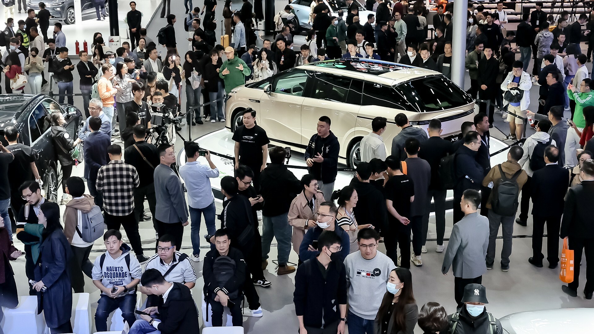 Xpeng X9 Debuts As Another Electric, Luxury Van For China | Carscoops