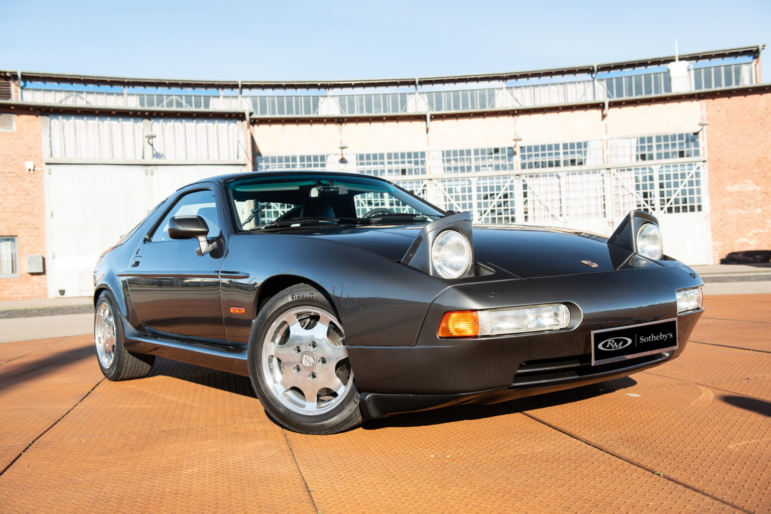 This Is The Only Factory 1989 Porsche 928 GT ‘Slantnose’ With Covered ...