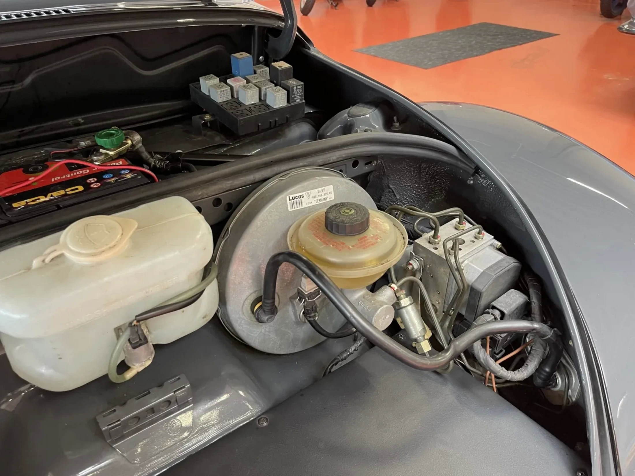 Super Duper Beetle Is A Porsche Boxster S Cosplaying As A VW Bug ...