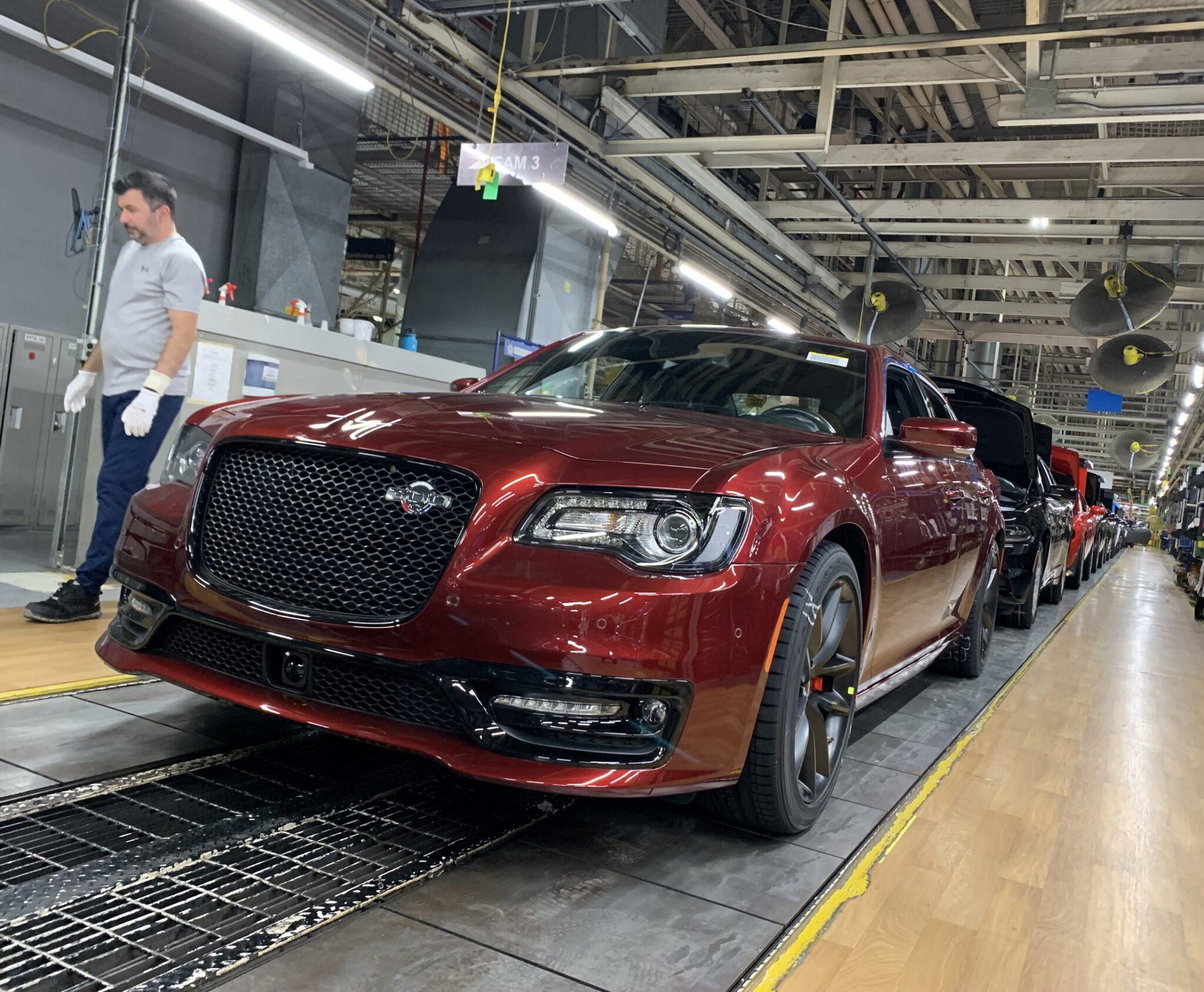 Last Hemi-Powered Chrysler 300C Leaves The Factory | Carscoops