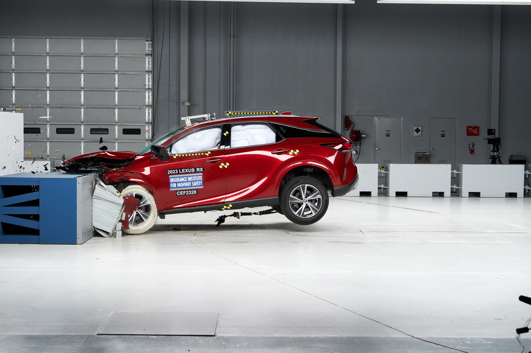 Even Luxury Midsize SUVs Struggle To Protect Their Rear Seat Passengers ...