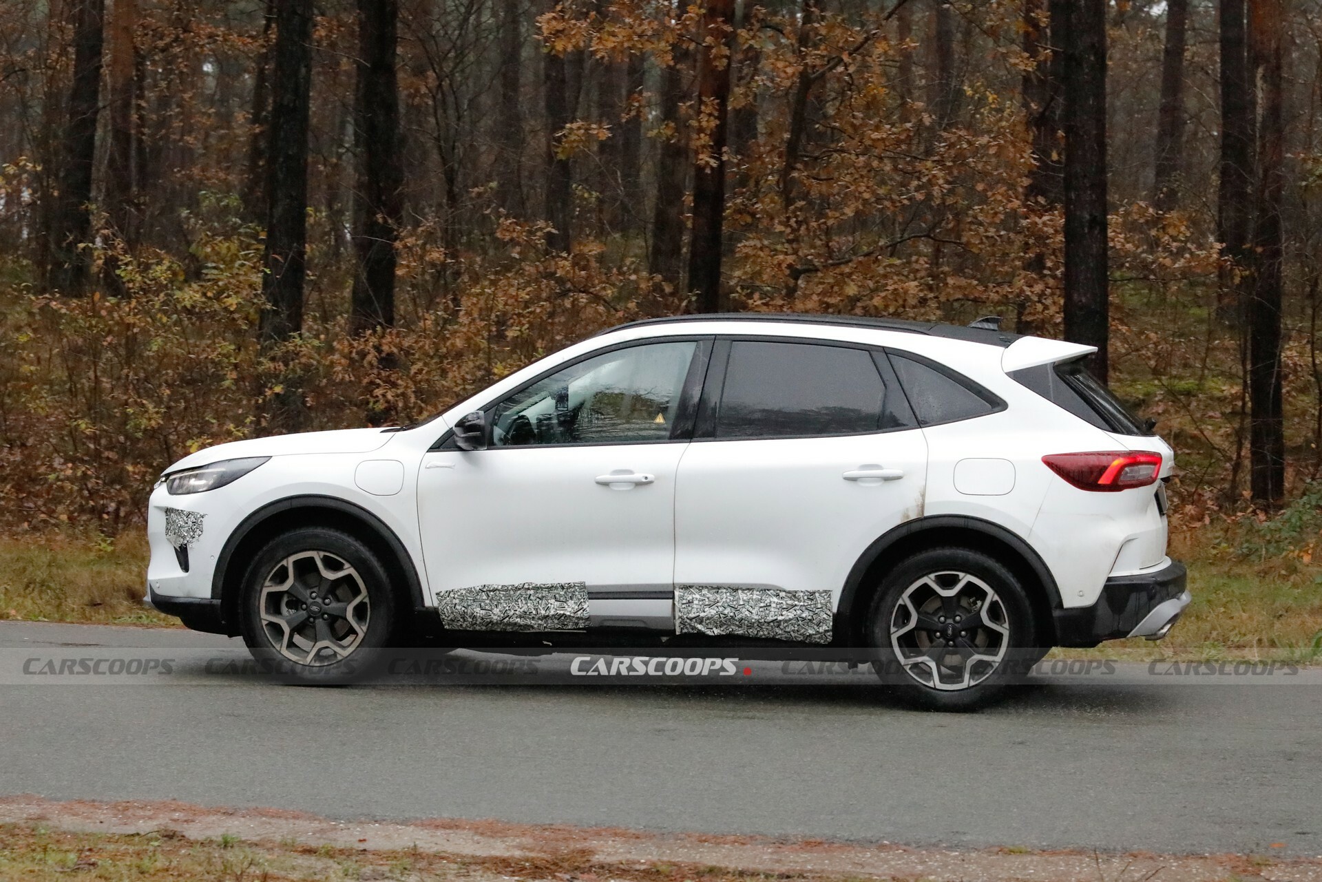 2024 Ford Kuga Facelift Spied And There’s No Escaping The Resemblance ...