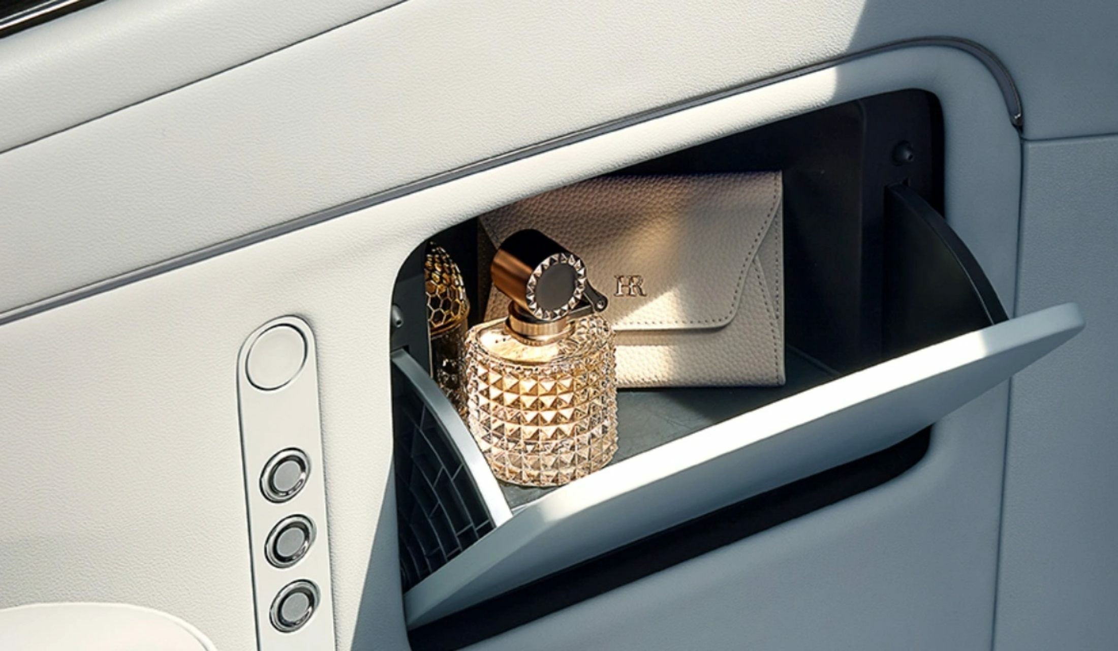 Huawei-Backed Aito M9 SUV Debuts In China With Screens Galore And ...