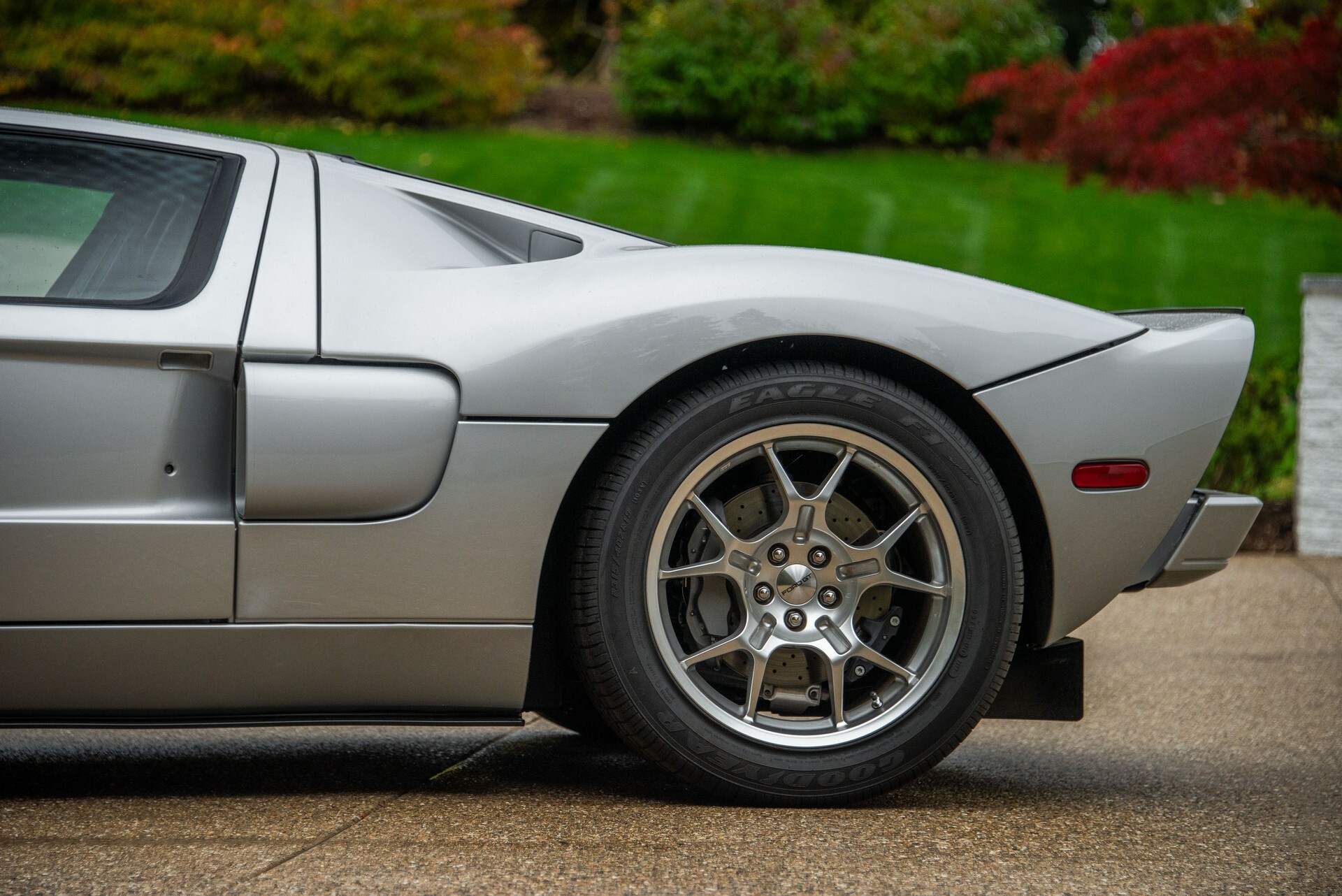 Matching 2018 And 2005 Ford GT Supercars Are For The Ultimate Garage ...