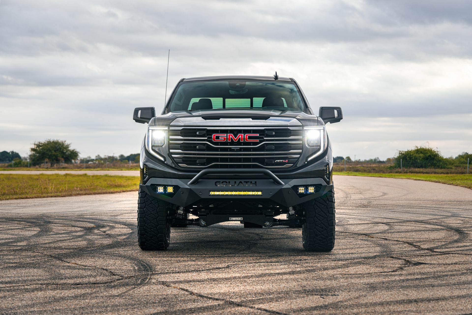 Chevy Silverado And GMC Sierra Roar With 650 HP Thanks To Hennessey ...