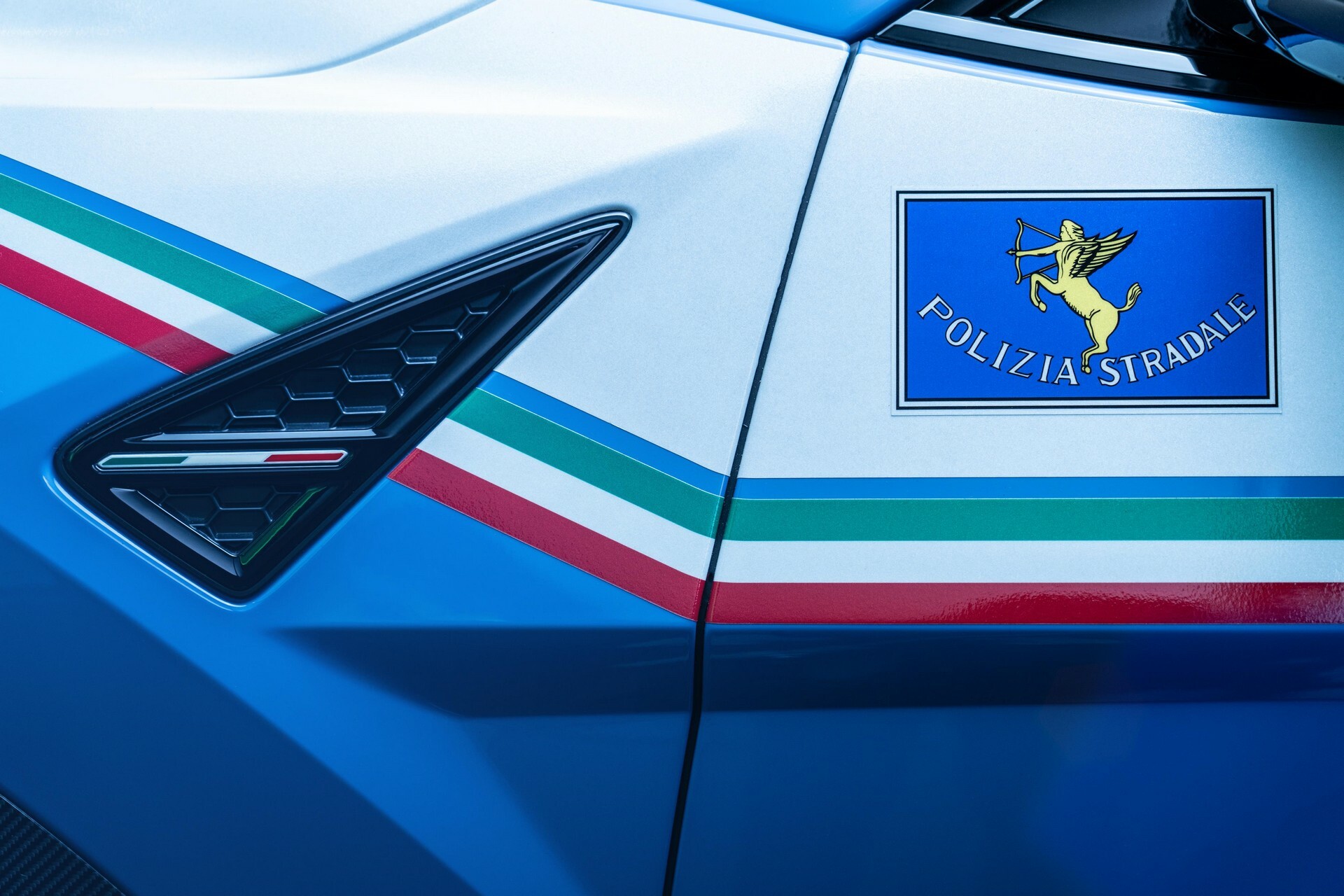 This Special Lamborghini Urus Performante Is Italy’s Latest Police Car ...