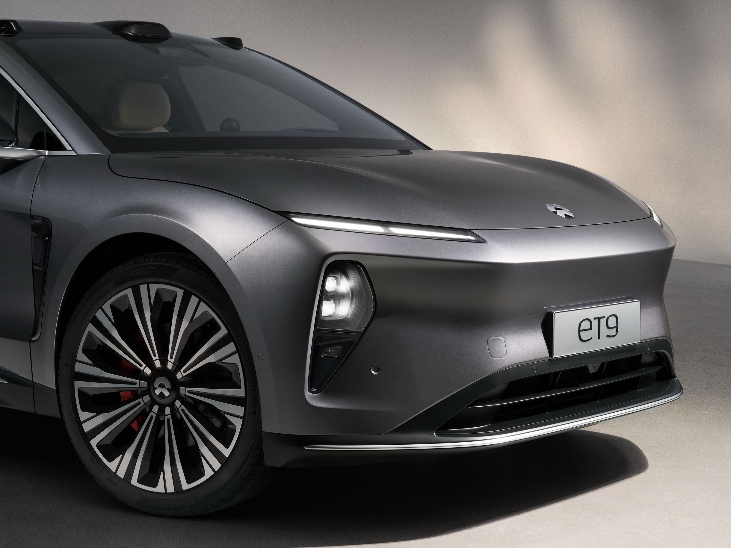 Nio ET9 Is A 900V Luxurious Flagship Sedan That Adds 160 Miles Of Range ...