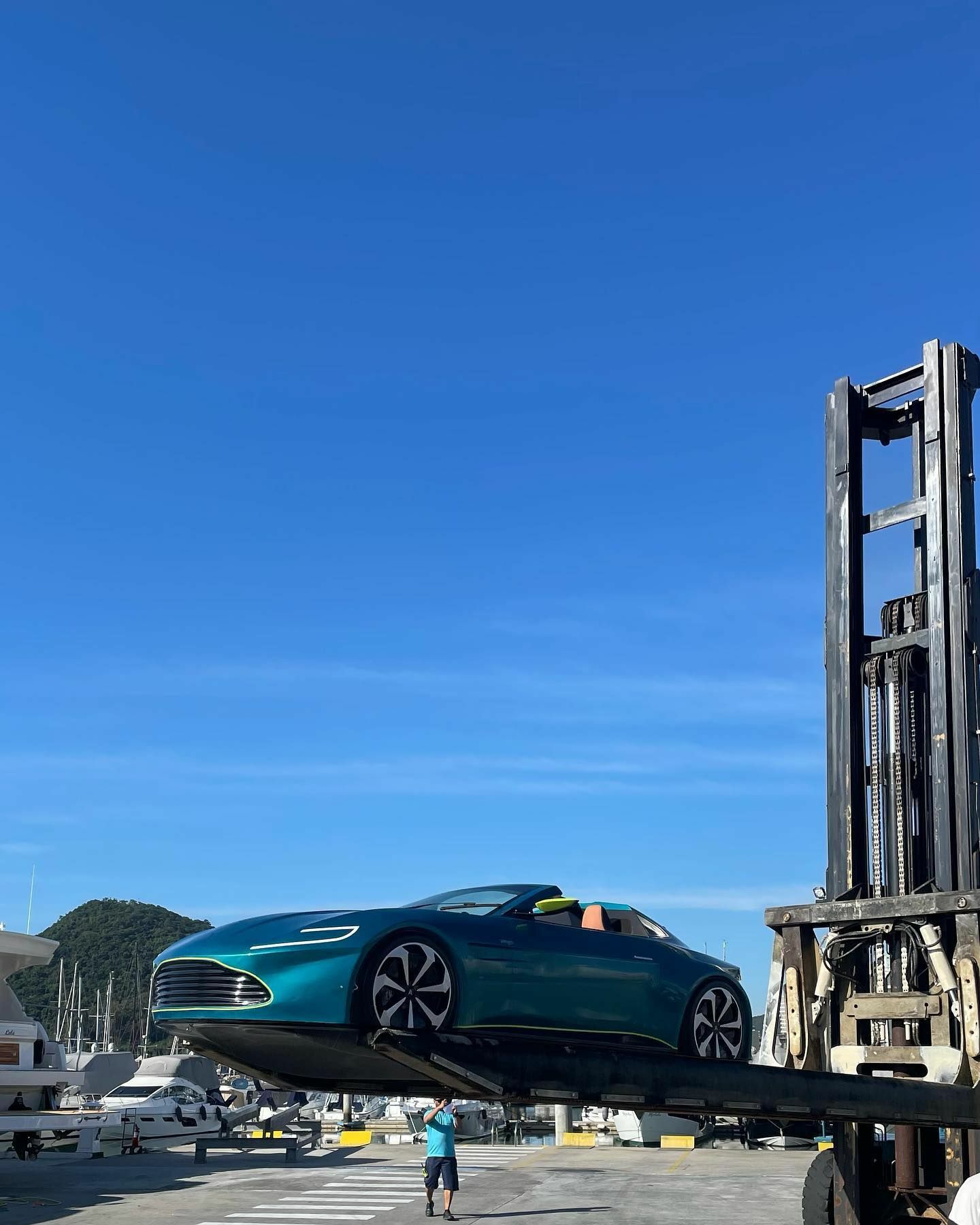 Channel Your Inner James Bond With SeaCar’s $79,000 Aston Martin ...