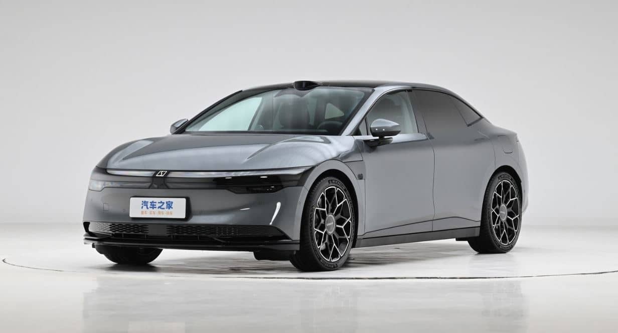 Zeekr 007 EV Flexes With 311-Mile Charge In 15 Minutes And 415-637 HP ...