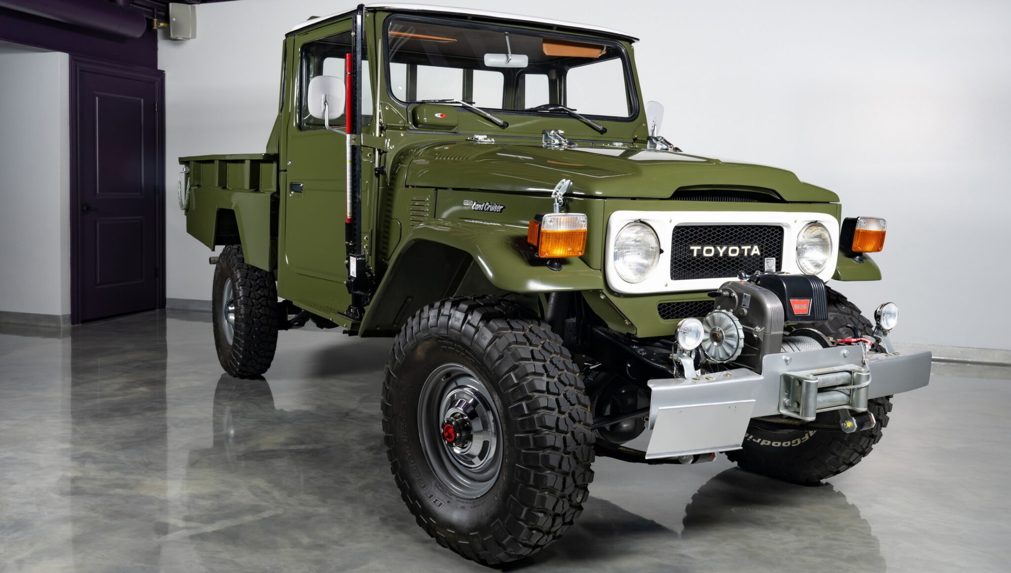 Restored 1983 Toyota FJ45 Land Cruiser Is So Minty You’ll Think You ...