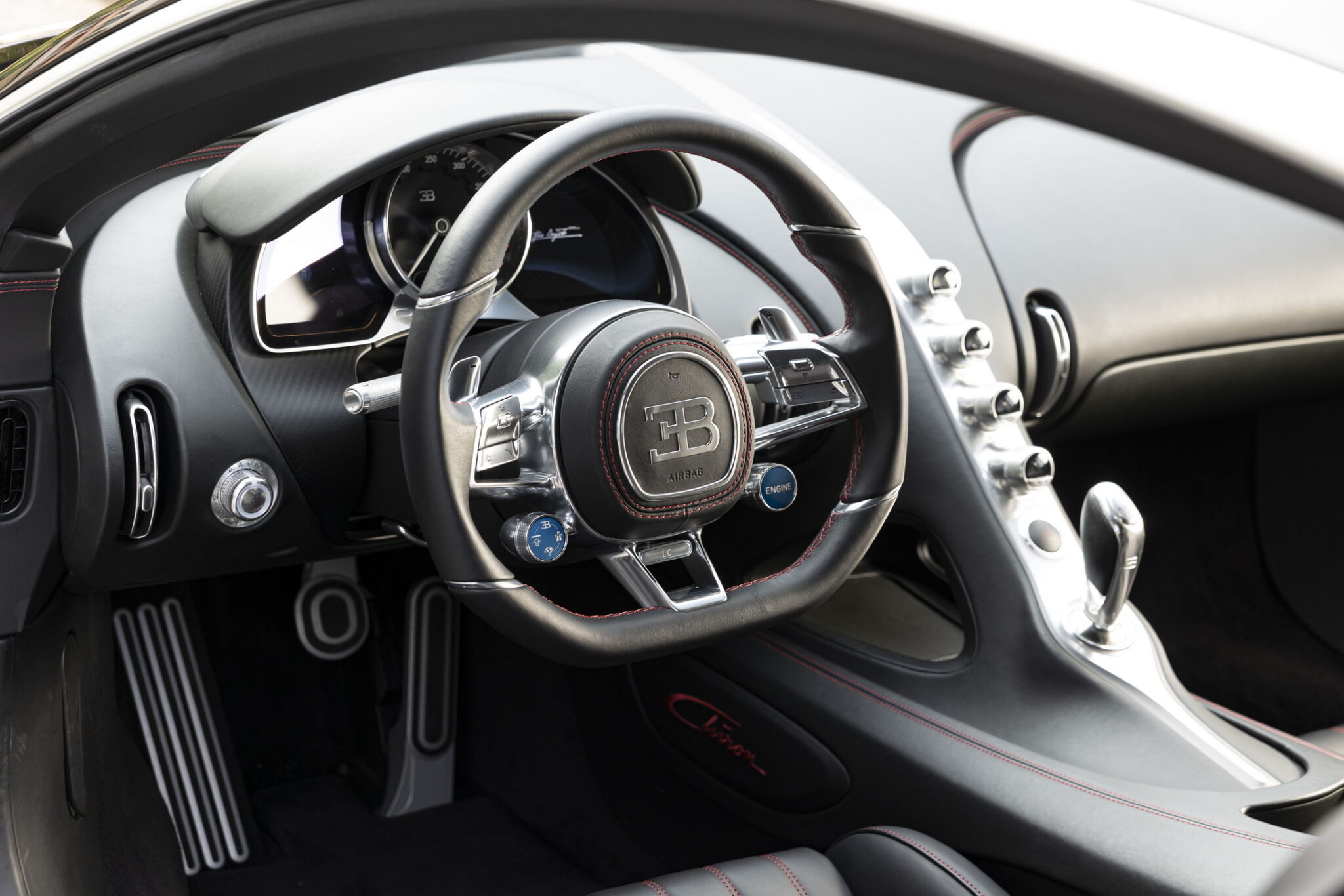 You’ll See Your Reflection In This Bugatti Chiron, Even If You Can’t ...