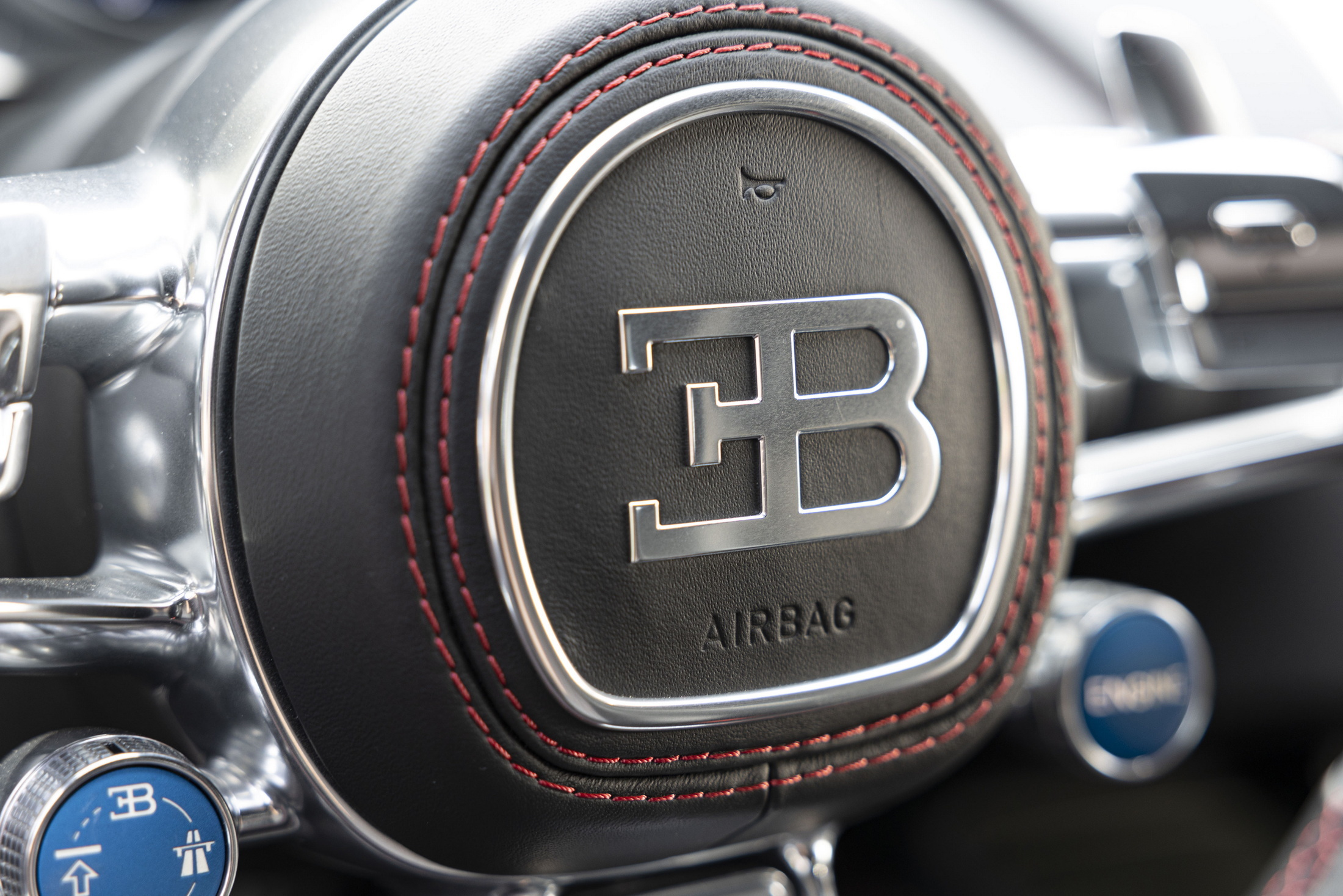 You’ll See Your Reflection In This Bugatti Chiron, Even If You Can’t ...