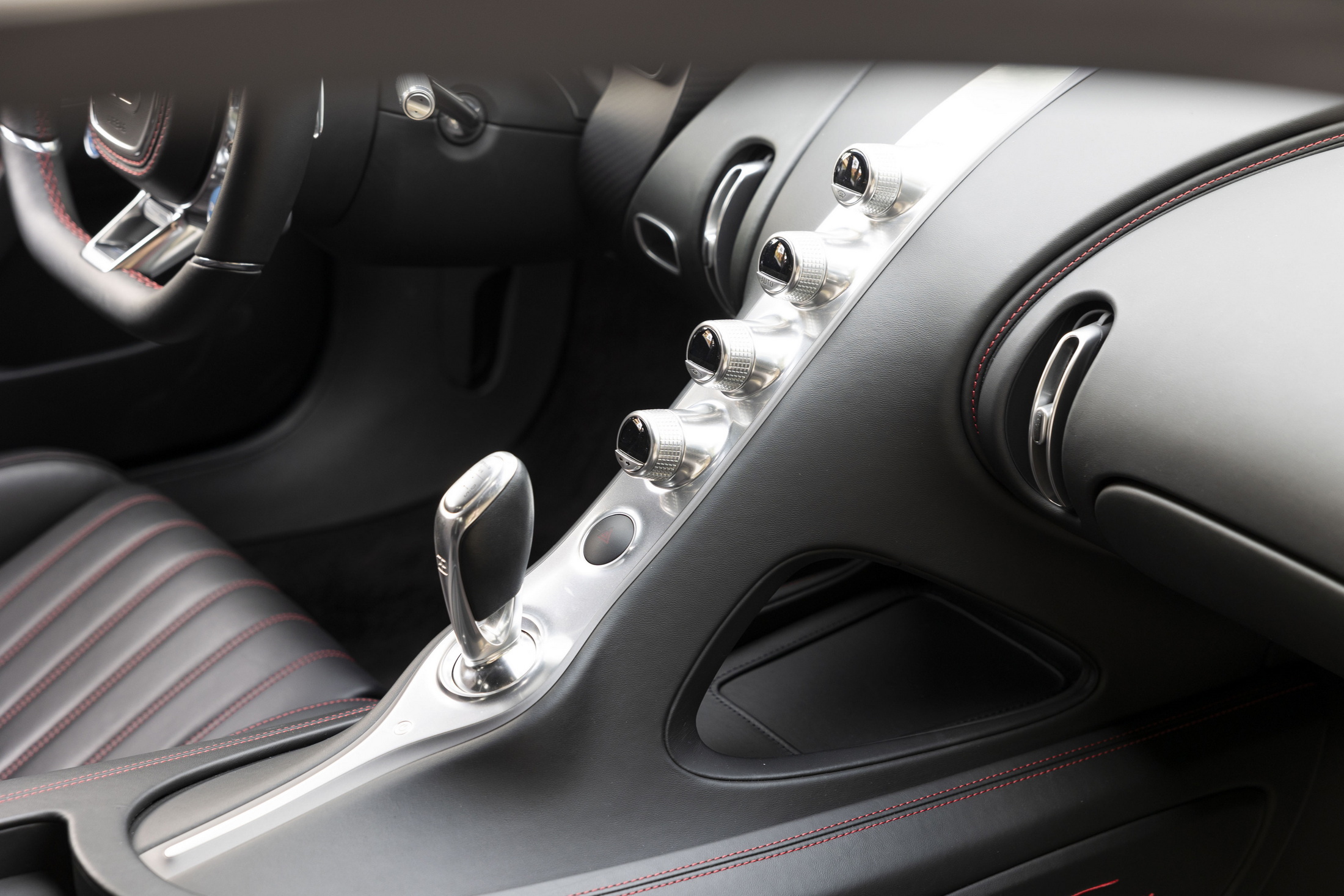 You’ll See Your Reflection In This Bugatti Chiron, Even If You Can’t ...