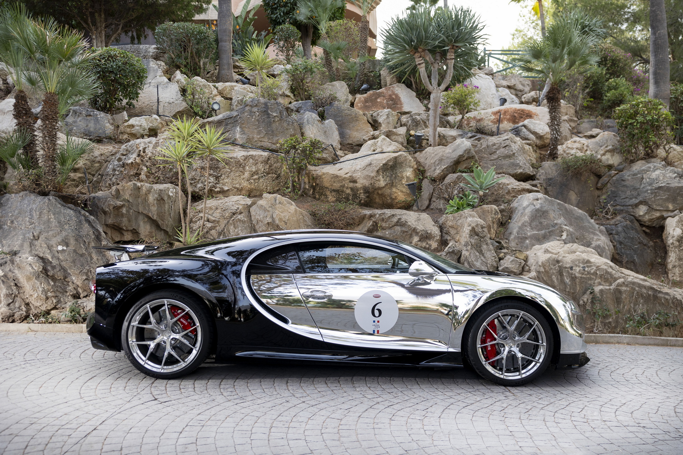 You’ll See Your Reflection In This Bugatti Chiron, Even If You Can’t ...
