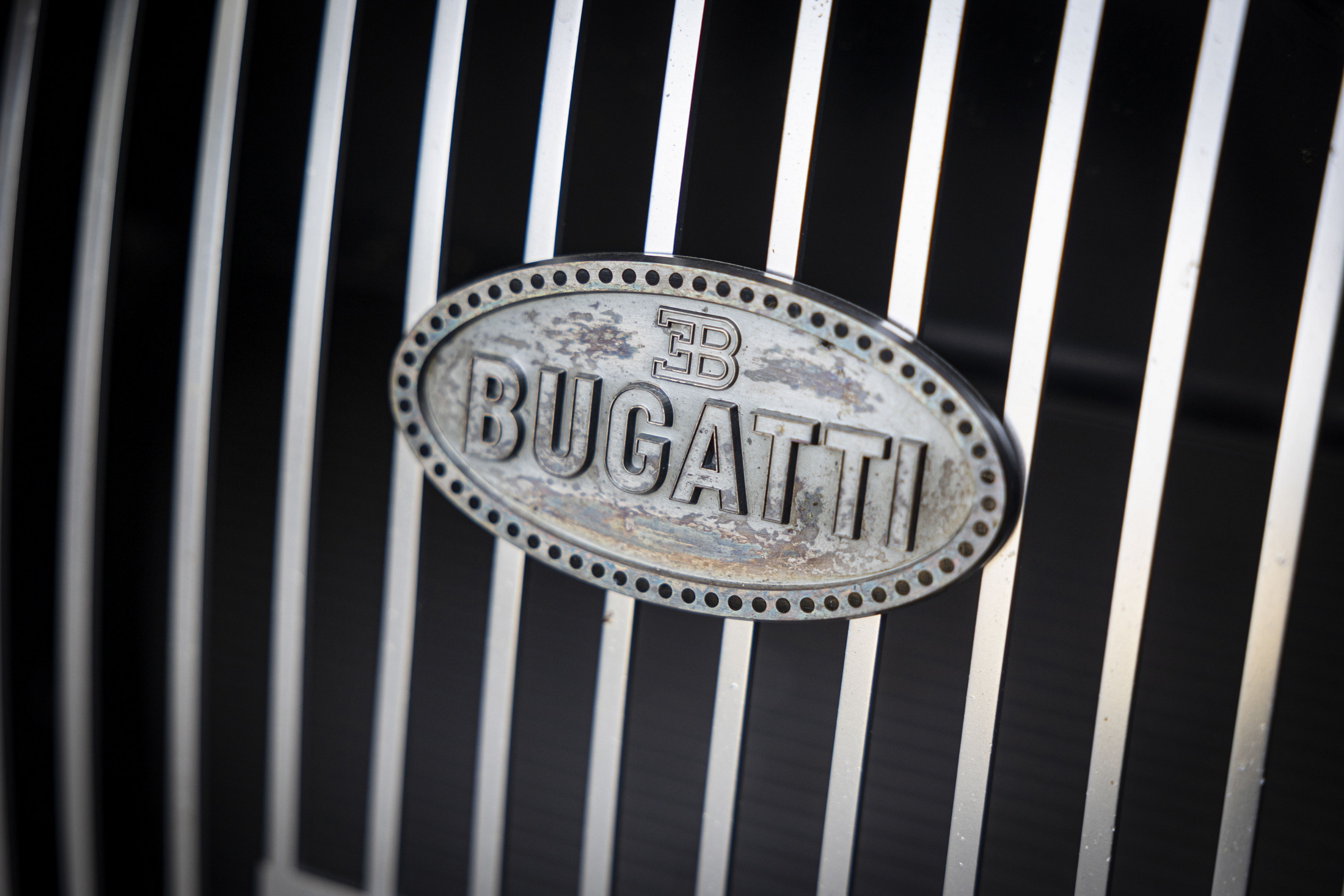 You’ll See Your Reflection In This Bugatti Chiron, Even If You Can’t ...