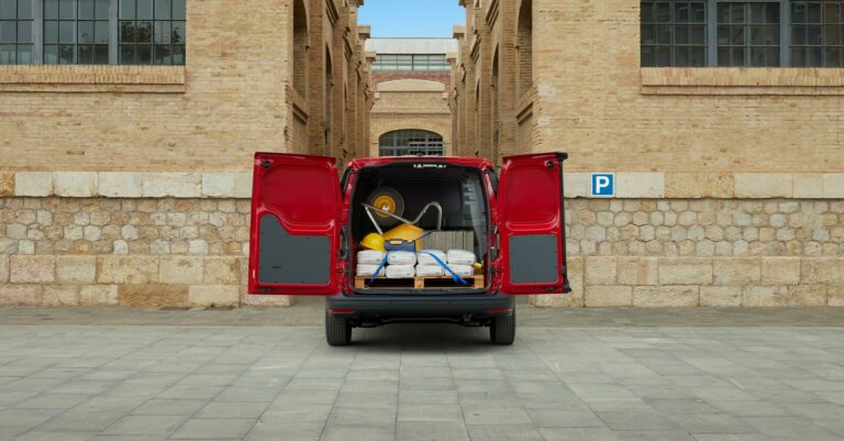 New Ford Transit Connect Offers PHEV Power, AWD, And Trick Rear Seats ...