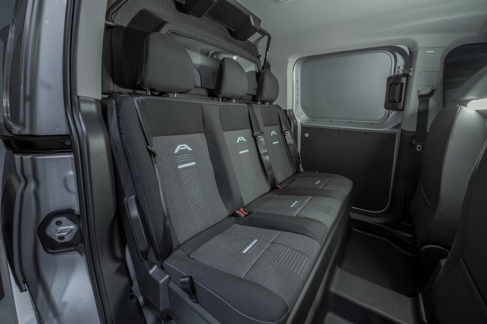 New Ford Transit Connect Offers PHEV Power, AWD, And Trick Rear Seats ...