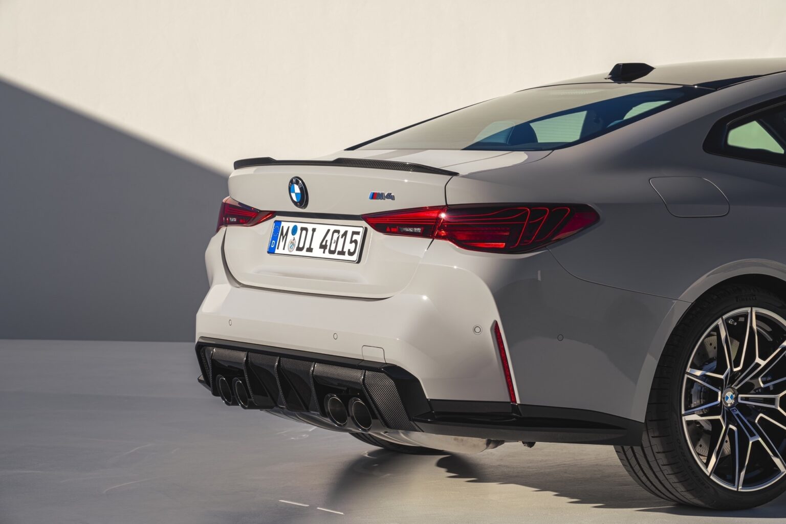 2025 BMW M4 Facelift Brings New Lights And 20HP Boost For Competition ...