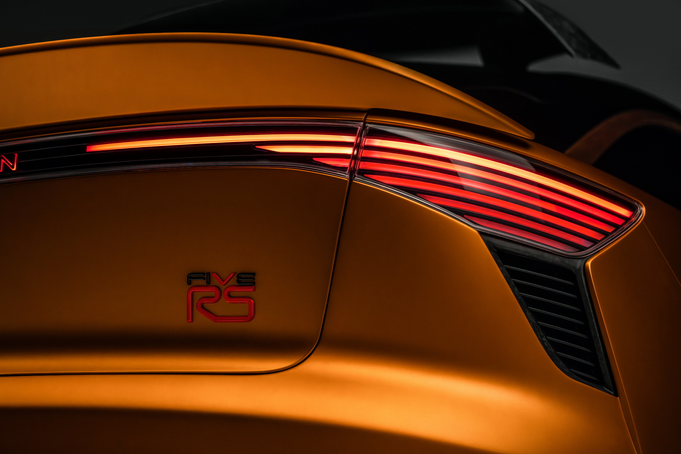 Mullen Five RS Is A Super Crossover With 200 MPH And 1,000 HP | Carscoops