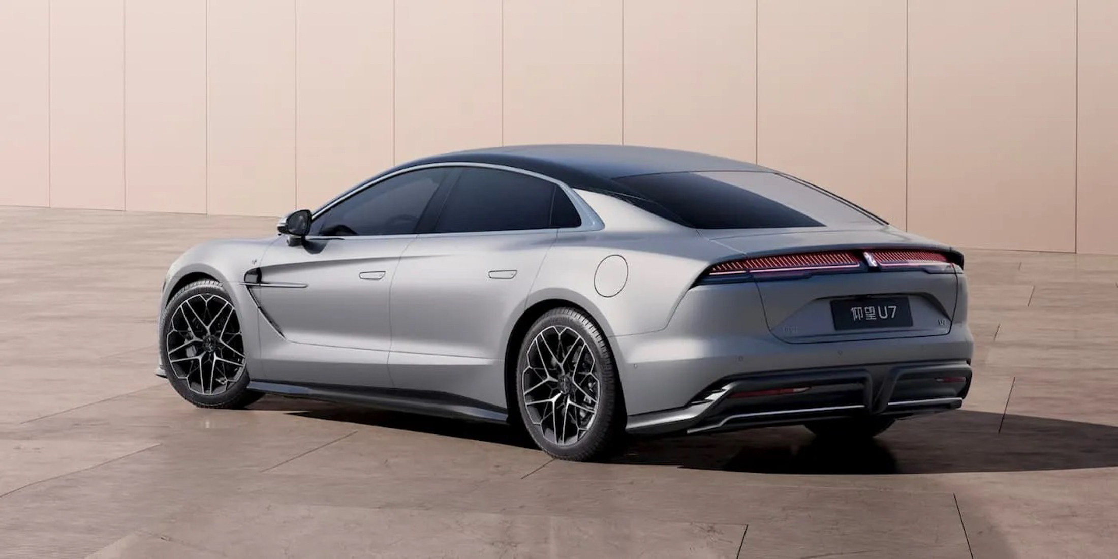 BYD’s YangWang U7 Is A 1,000+ HP EV That Preys On Plaids | Carscoops