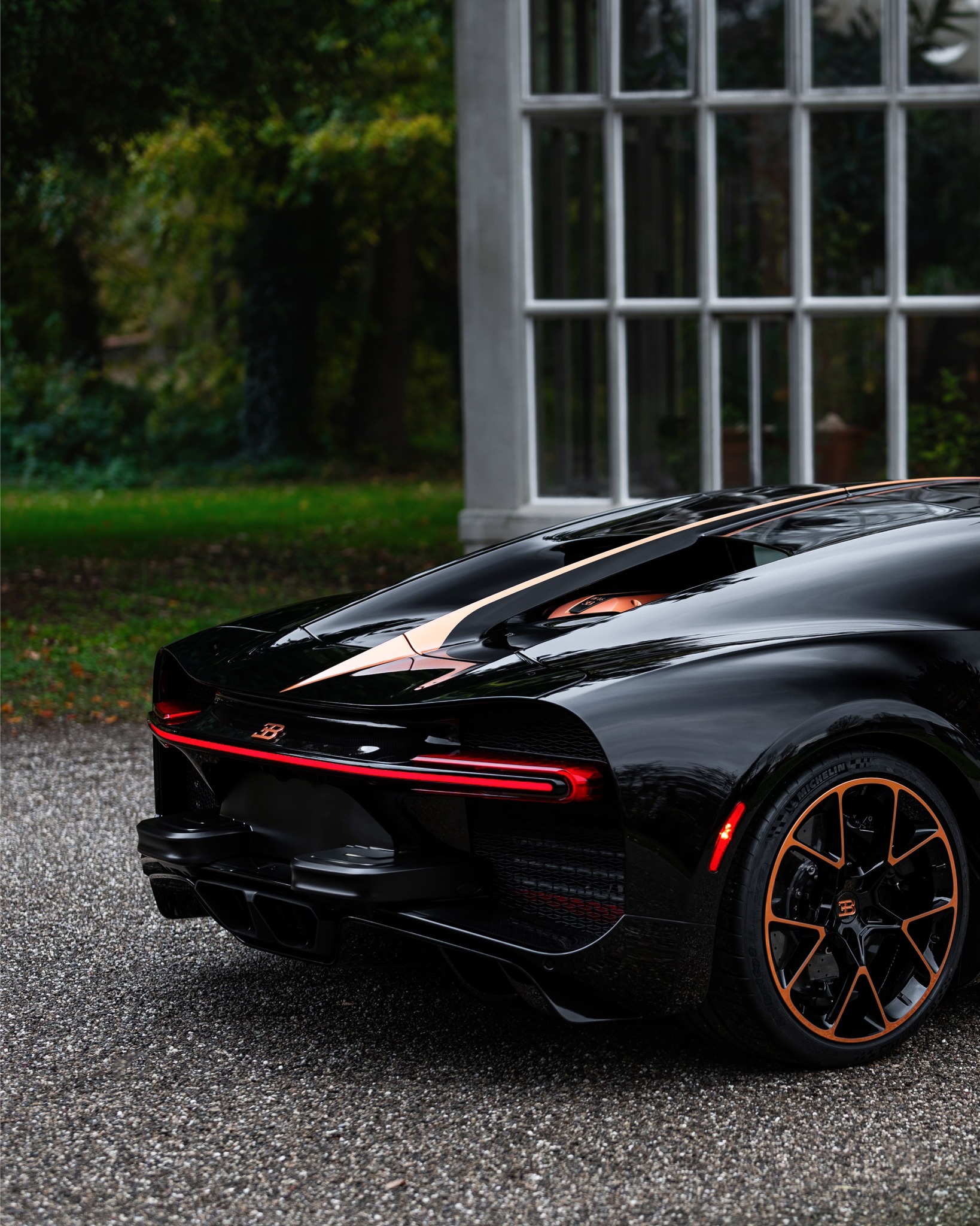 This Is The Final ‘Standard’ Bugatti Chiron To Be Built | Carscoops