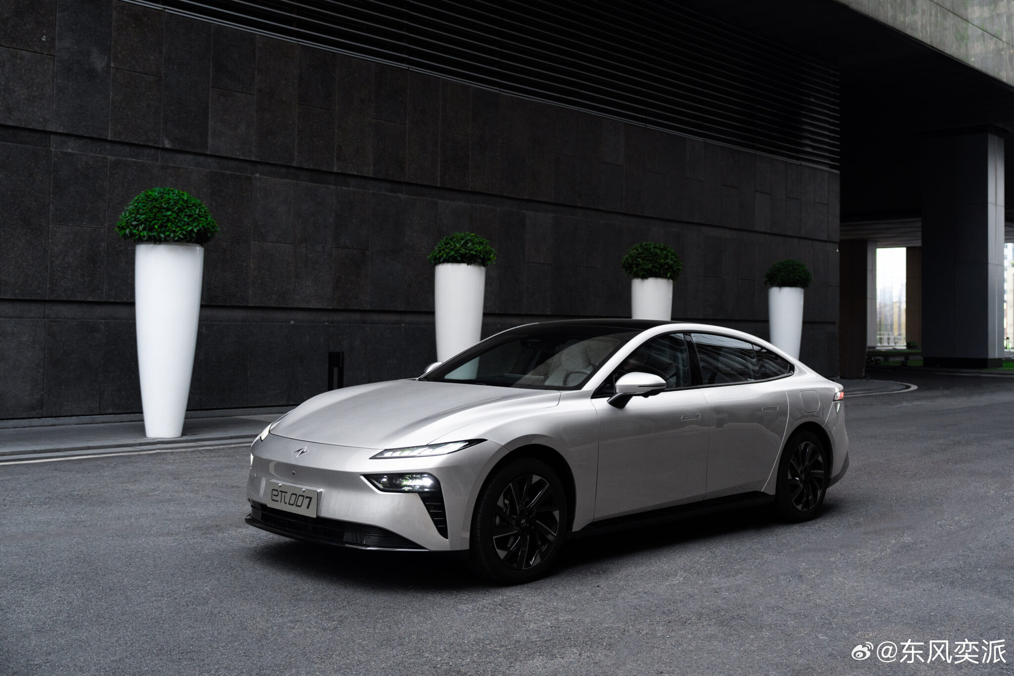 Dongfeng eπ 007 EV Offers Lambo Doors And Up To 536 hp From Just ...