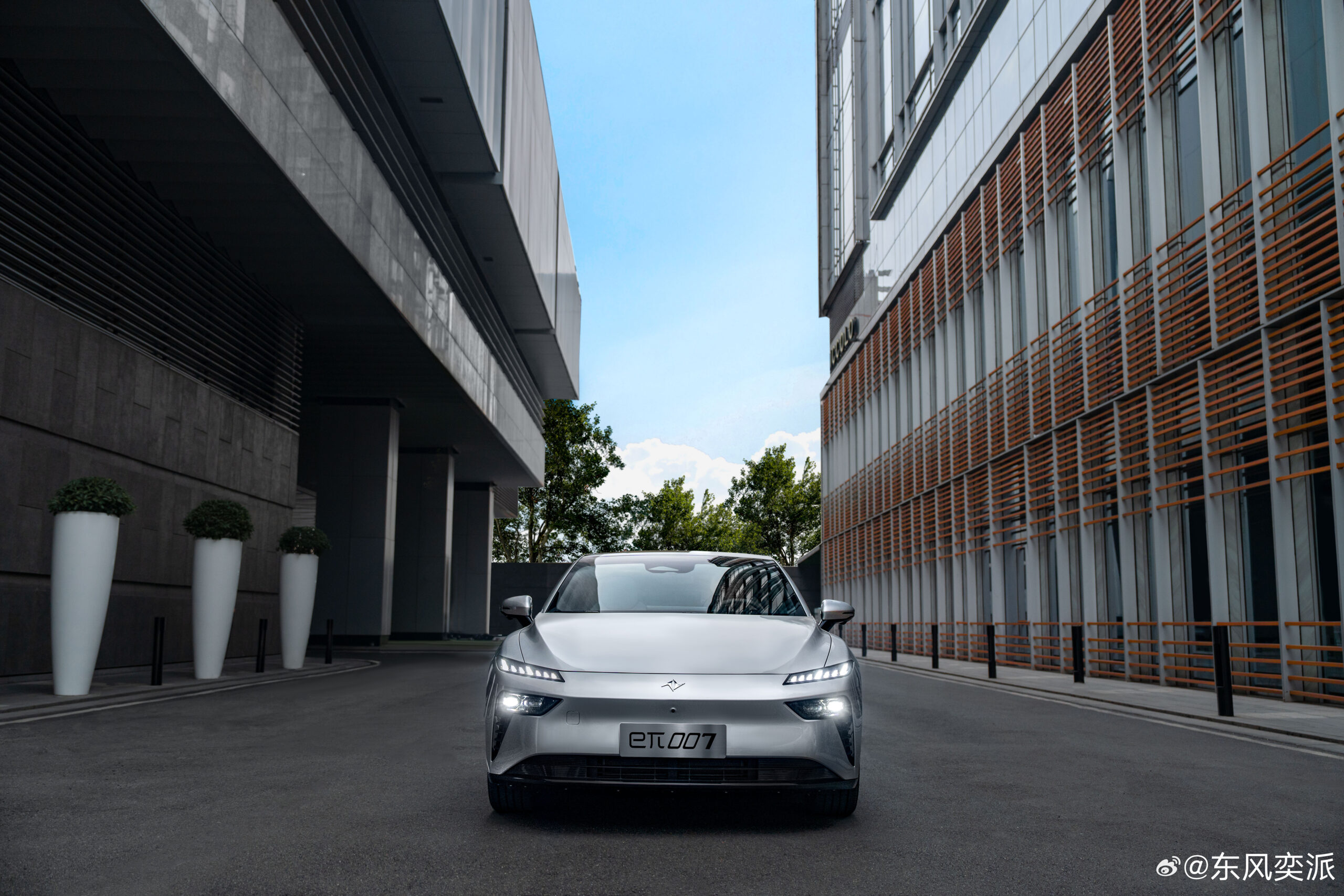 Dongfeng eπ 007 EV Offers Lambo Doors And Up To 536 hp From Just ...