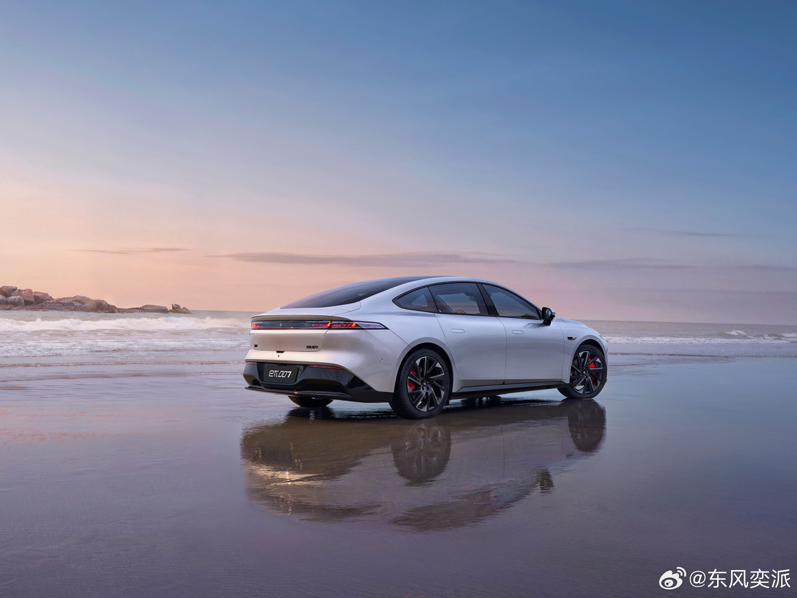 Dongfeng eπ 007 EV Offers Lambo Doors And Up To 536 hp From Just ...