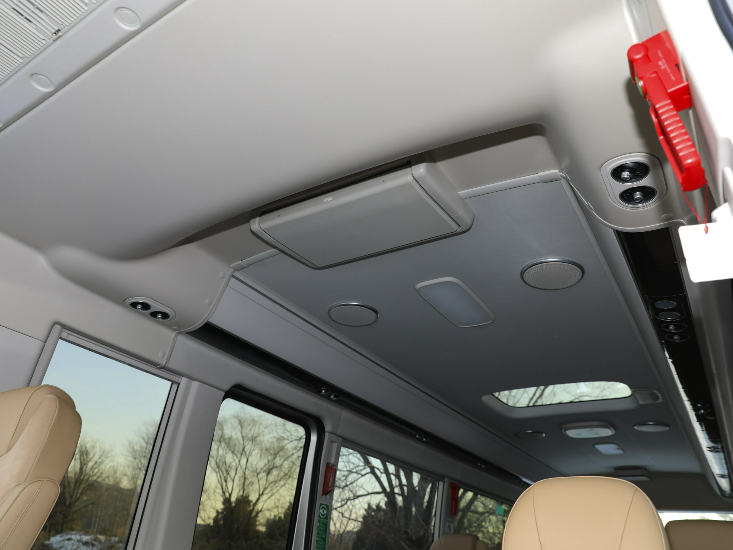 Hongqi’s New Guoyue Bus Can Carry Up To 23 People In Luxury | Carscoops