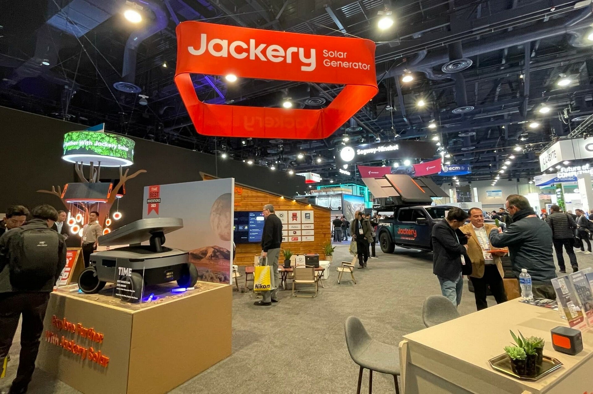 Jackery Brings Solar Rooftop Tent And Autonomous Rover To CES | Carscoops
