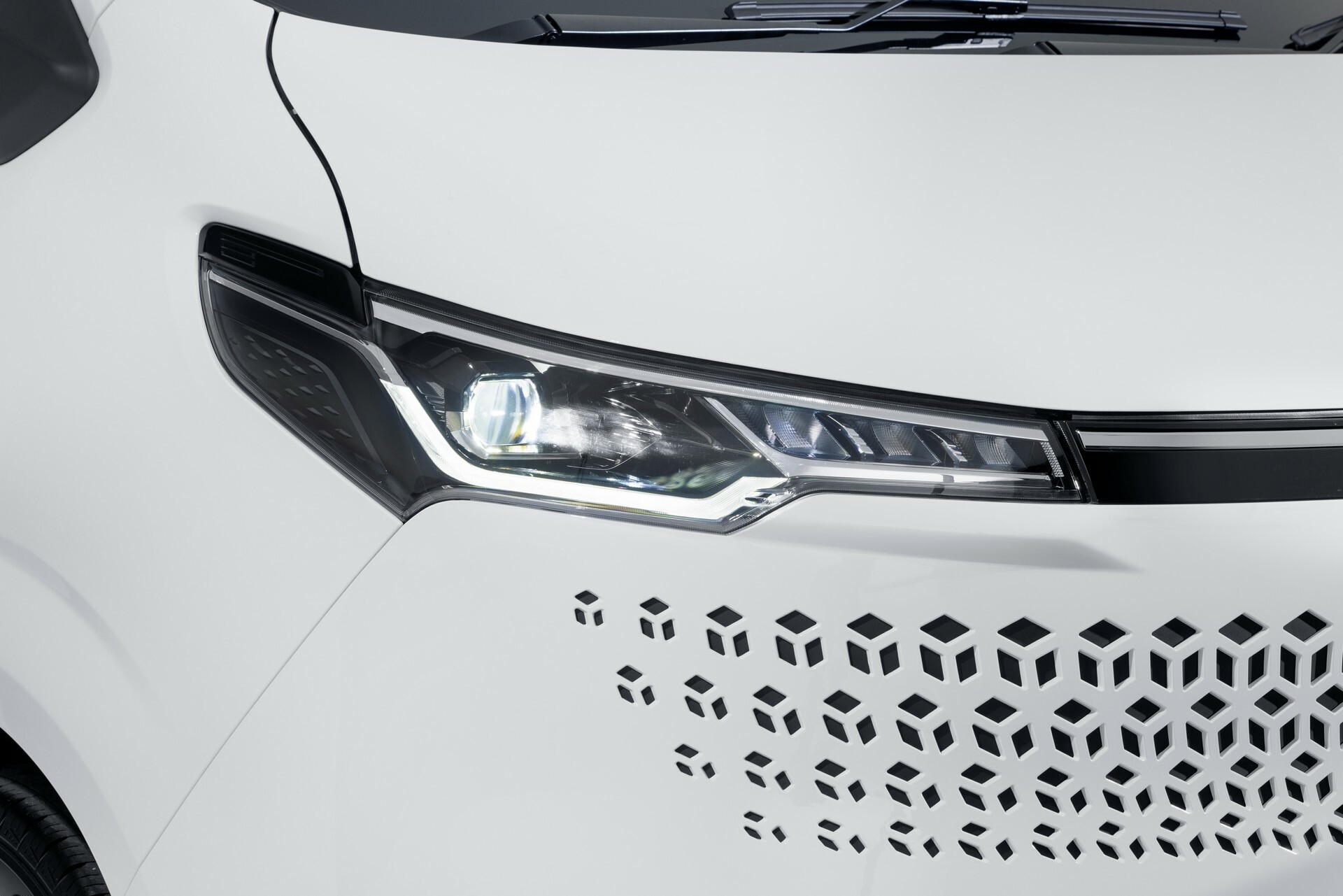 LDV eDeliver7 Electric Van Comes To Rival The Ford E-Transit Custom In ...