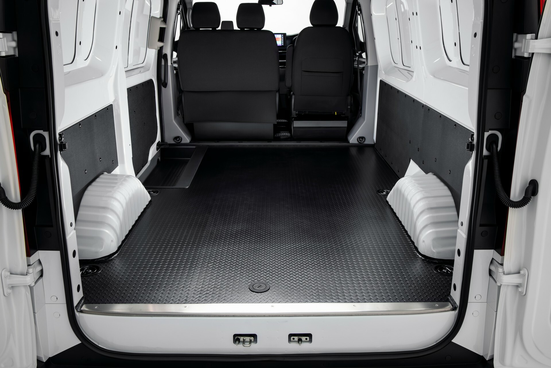 LDV eDeliver7 Electric Van Comes To Rival The Ford E-Transit Custom In ...