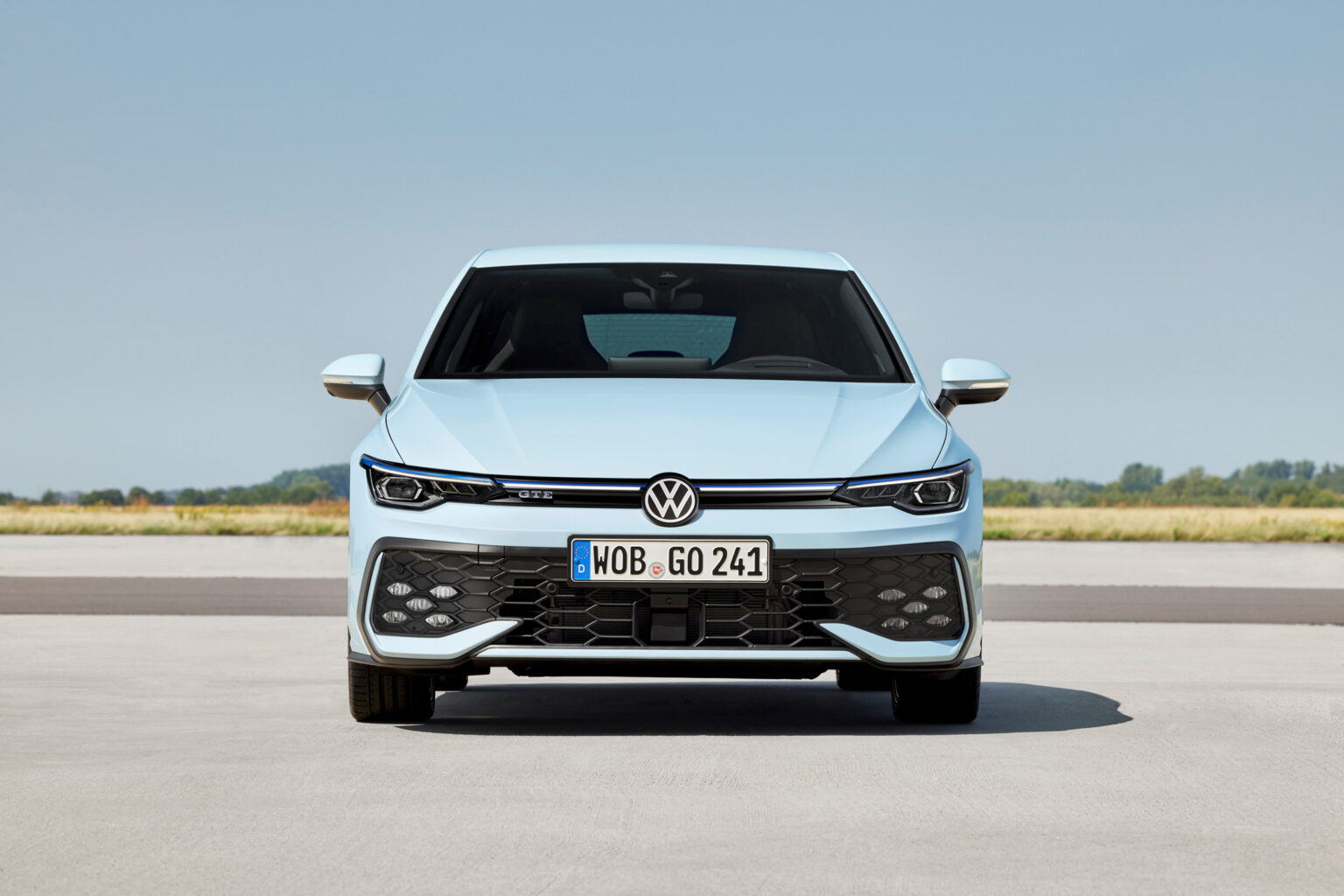 Final ICE VW Golf Debuts With Buttons, More Power And Massive PHEV ...