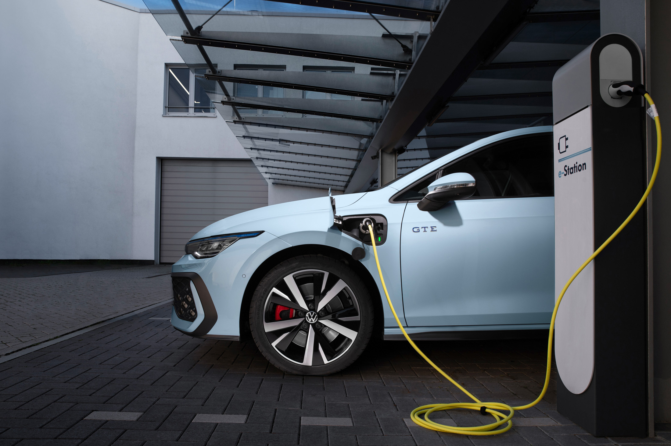 Final ICE VW Golf Debuts With Buttons, More Power And Massive PHEV ...