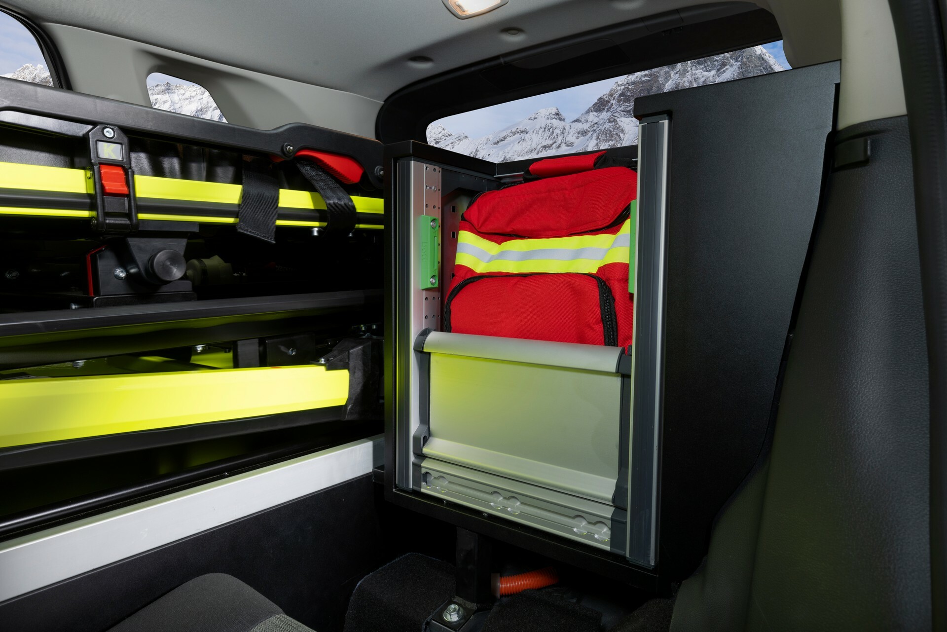 Nissan X-Trail Mountain Rescue Concept Is The Ultimate Cold Weather ...