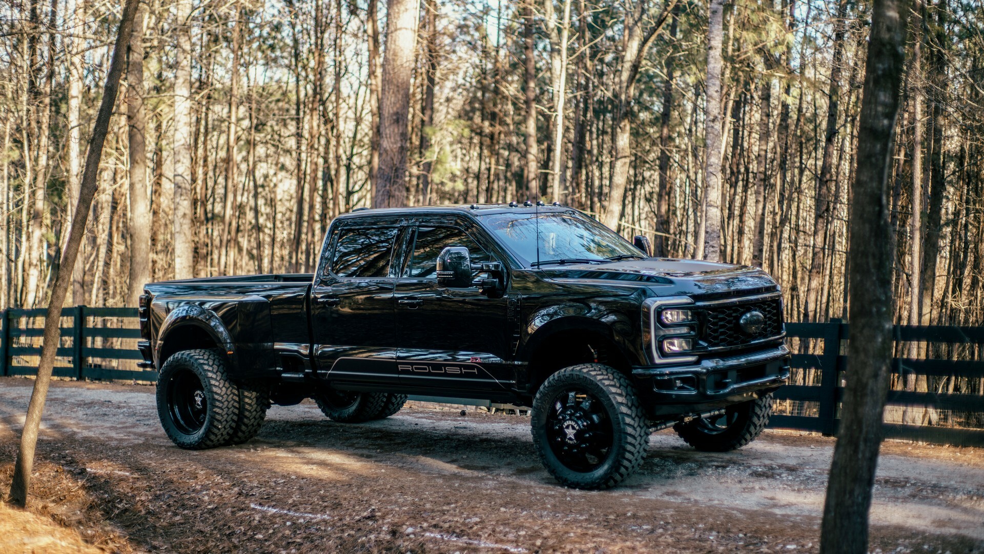 Brantley Gilbert’s Tuned Ford F-350 Features A 5-Inch Lift And 38-Inch ...