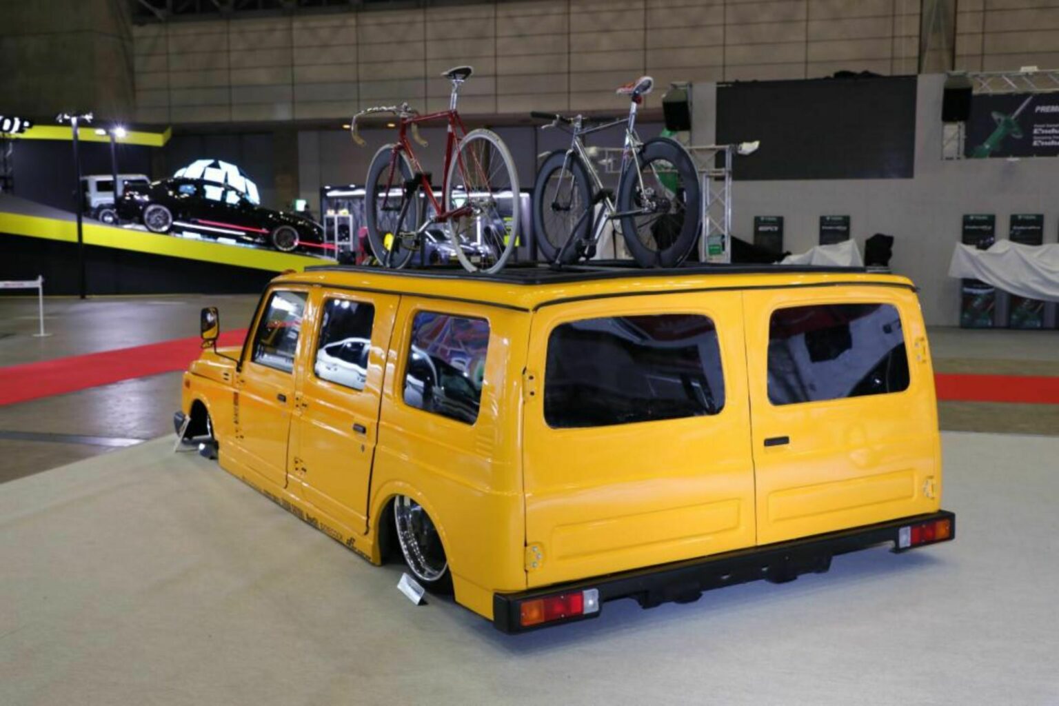 Two Conjoined Suzuki Jimnys Create A Slammed Hummer H1 | Carscoops