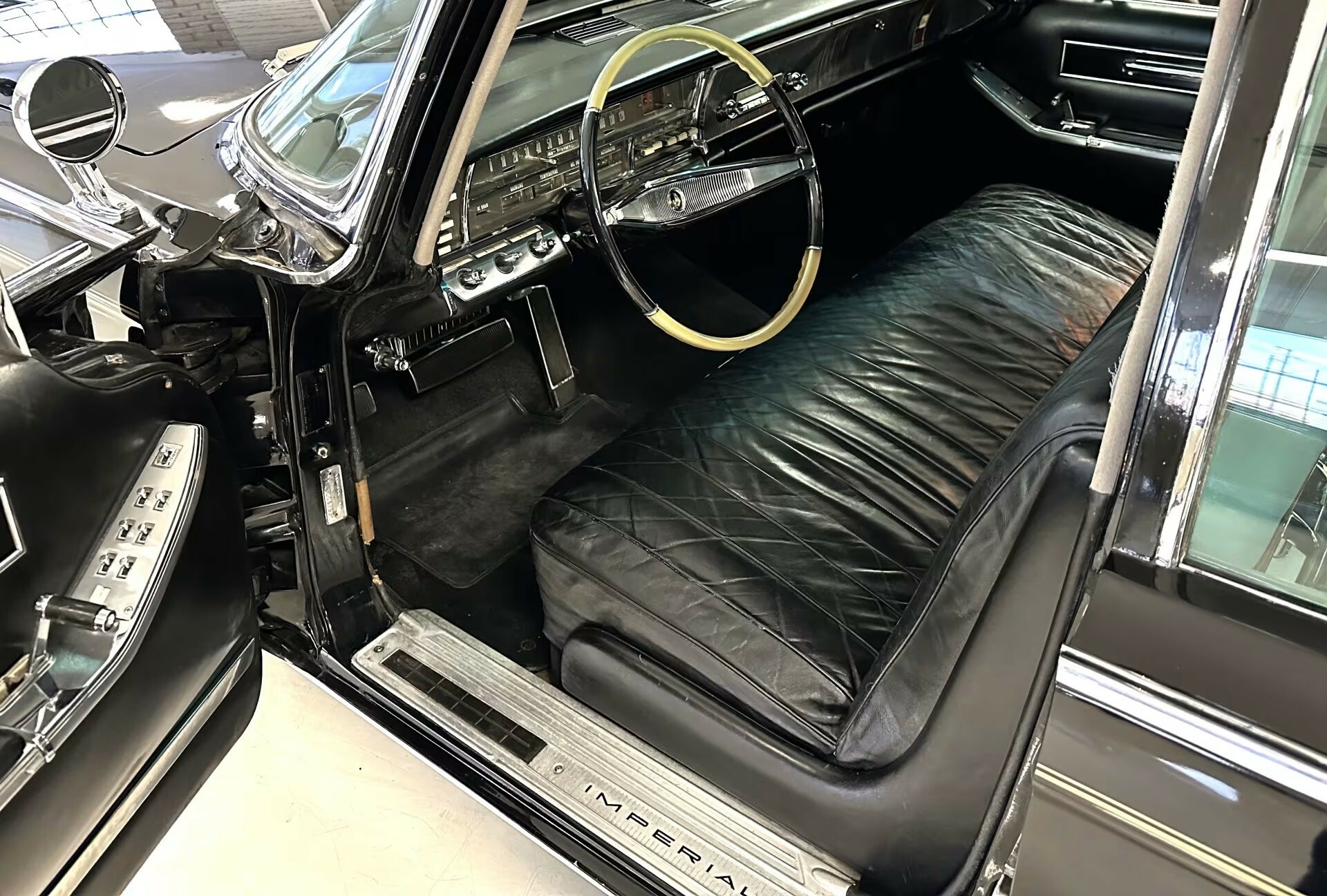 LBJ’s 1964 Imperial Crown Presidential Limo Going Up For Auction ...