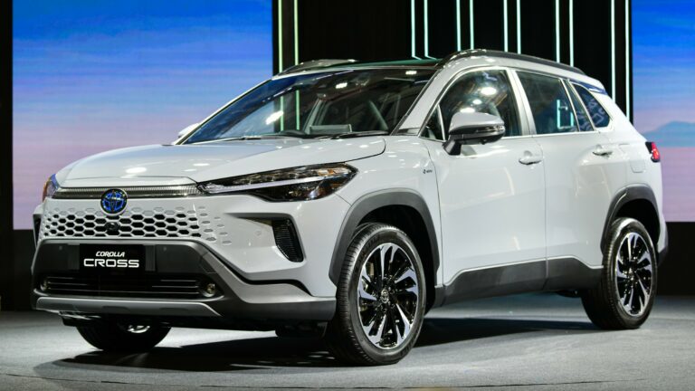 2024 Toyota Corolla Cross Facelift Debuts In Thailand With New Grille ...