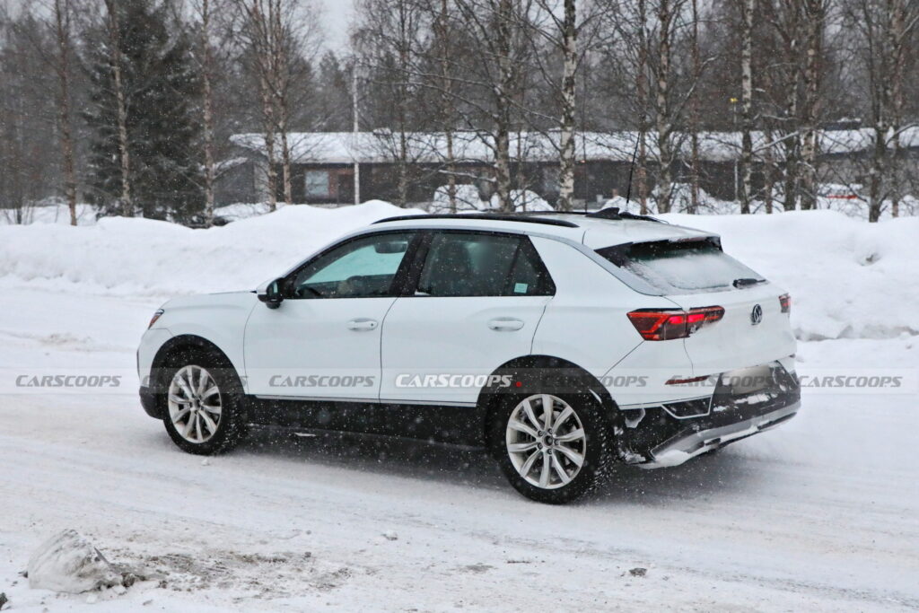 2025 Volkswagen T-Roc Spied For The First Time | Carscoops