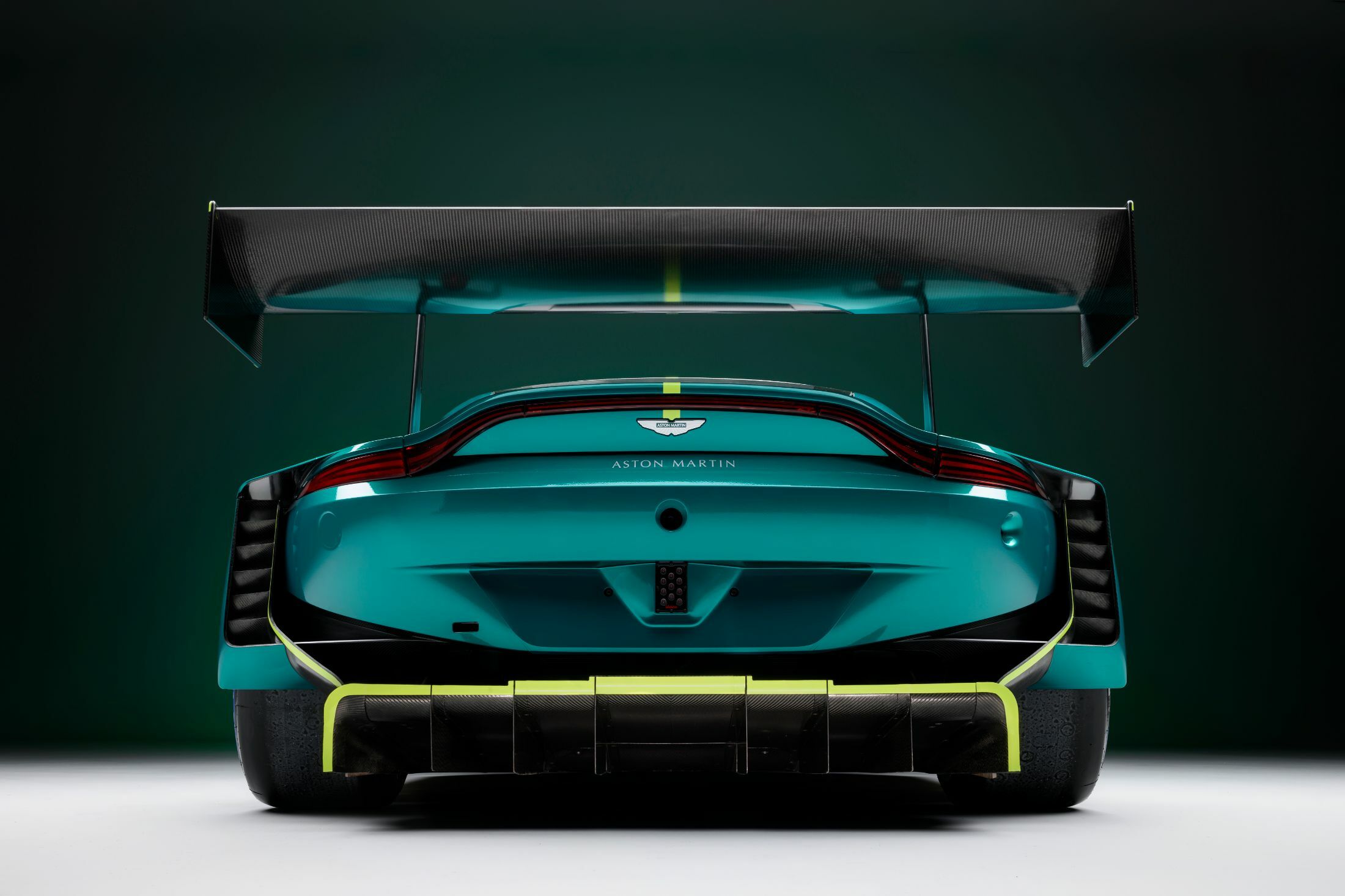 Aston Martin Unveils Sexy Vantage GT3 Racer Alongside AMR24 F1 Single ...