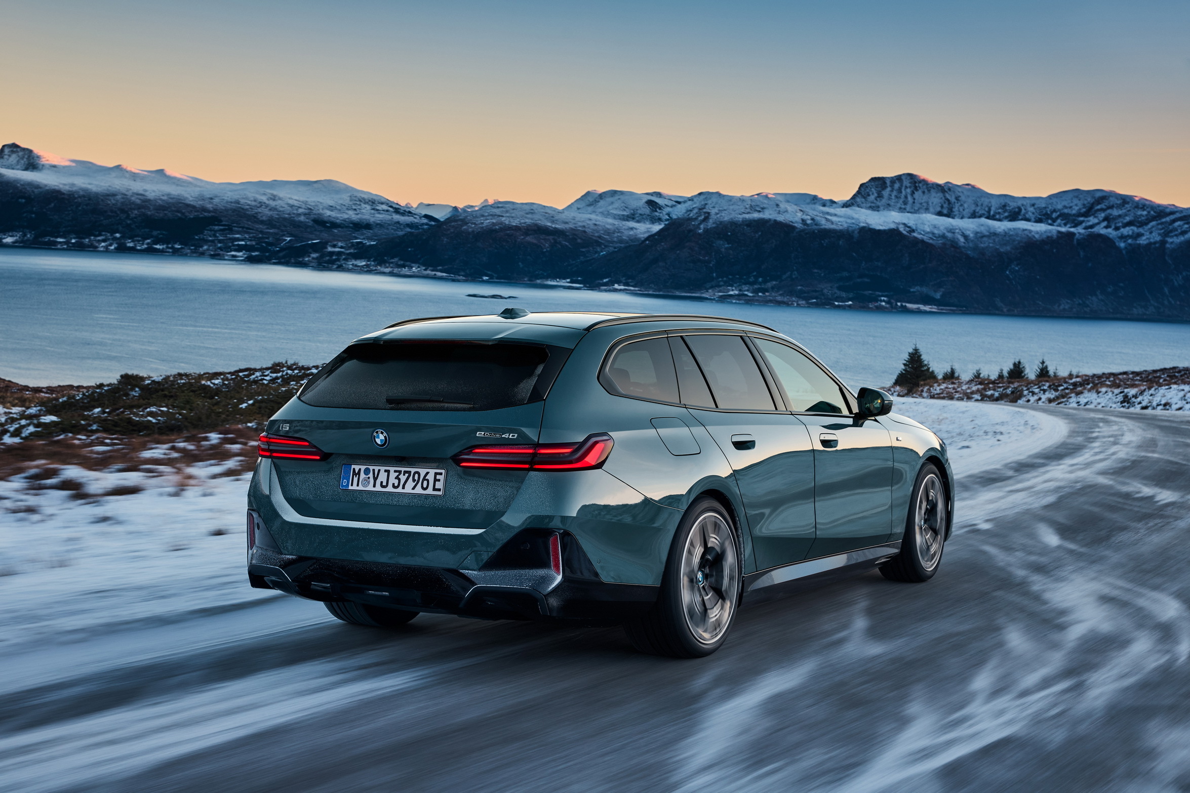 2025 BMW i5 And 5-Series Touring Debut With Big Boot And Up To 593 HP ...
