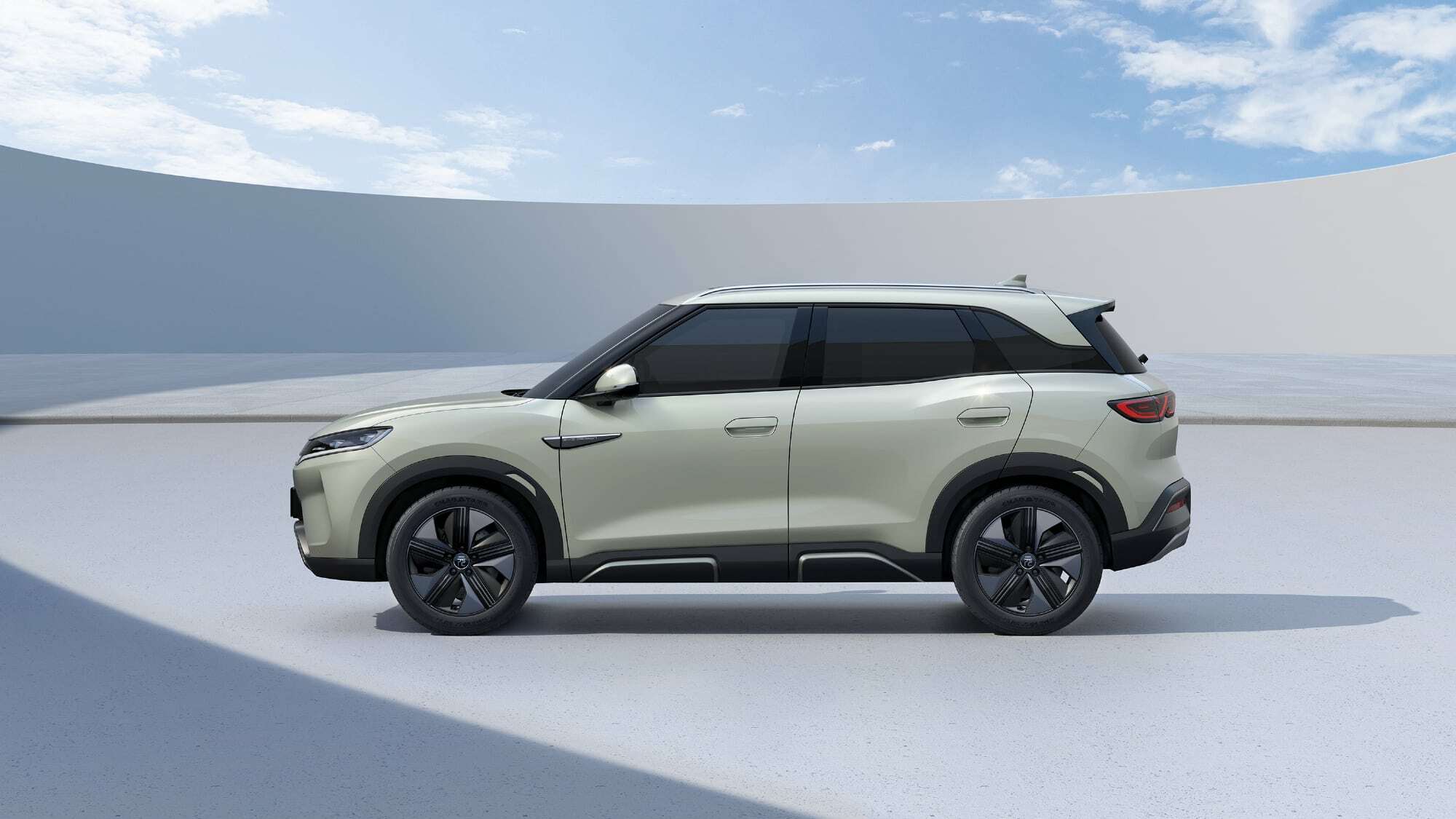 BYD’s Cute Yuan UP SUV Starts At Just $14,000 With 94 HP And 32 kWh Battery | Carscoops