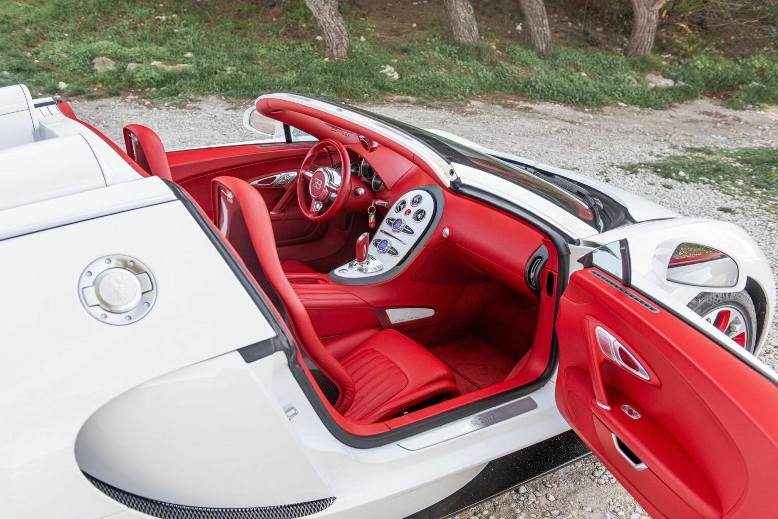 Celebrate The Year Of The Dragon With This Bespoke Bugatti Veyron Grand ...