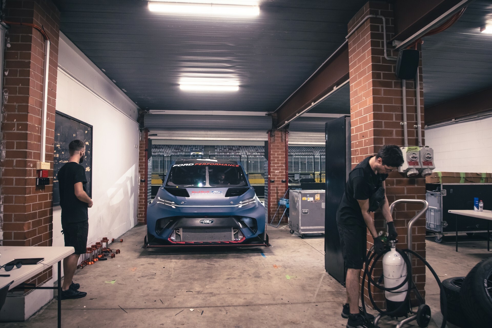 Ford’s Monstrous SuperVan 4.2 Is Heading To The Australian F1 Grand ...